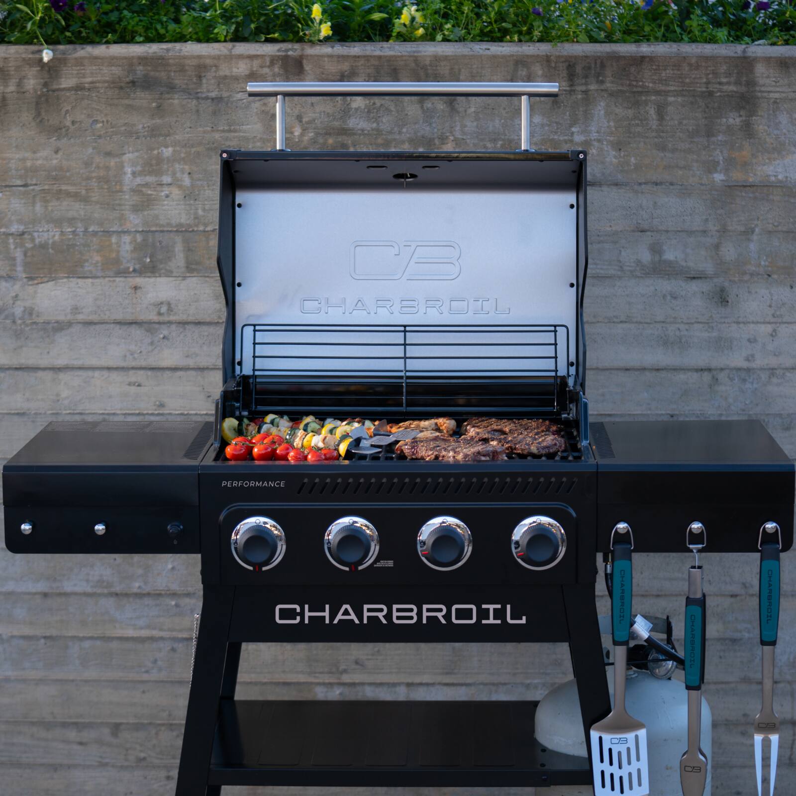 Charbroil Performance Series FlavorMax 4 Burner Cart Gas Grill Black ...