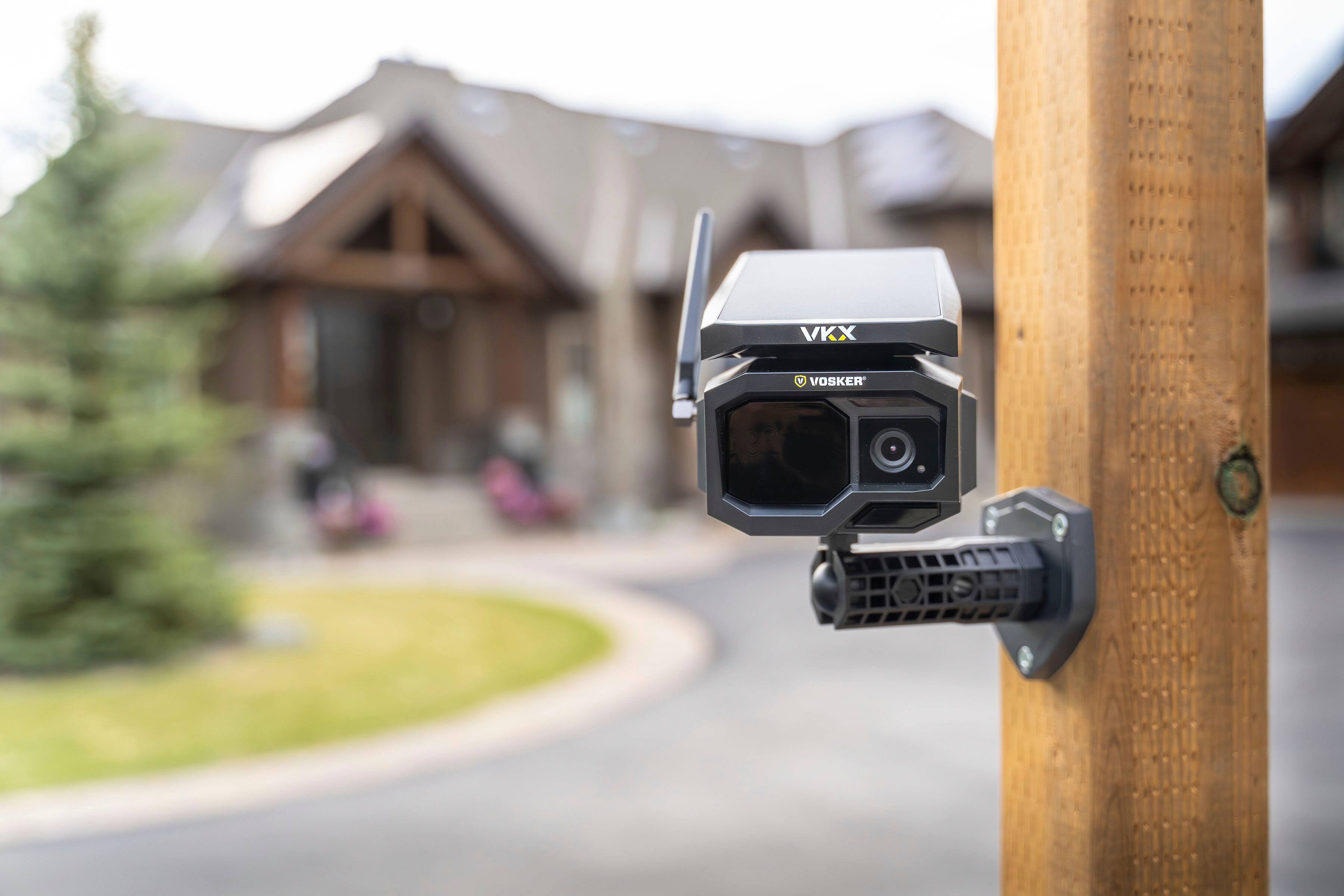 Vosker VKX Outdoor Solar Powered 1080p Security Camera with 4G LTE ...