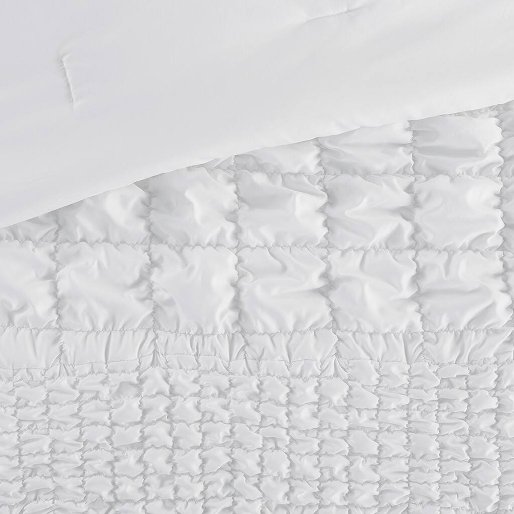 Gracie Mills Hydra 3 Piece Stripe Ruched Comforter Set White 6938-01PM ...