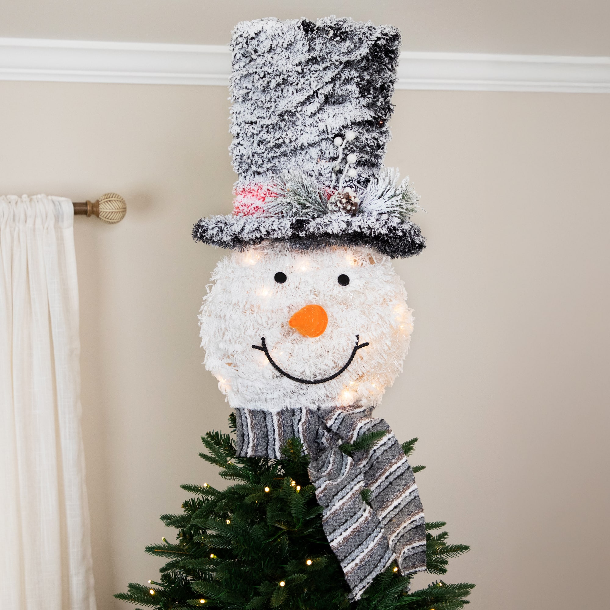 Christmas Northlight - 25" Lighted Snowman with Frosted Top Hat Tree ...