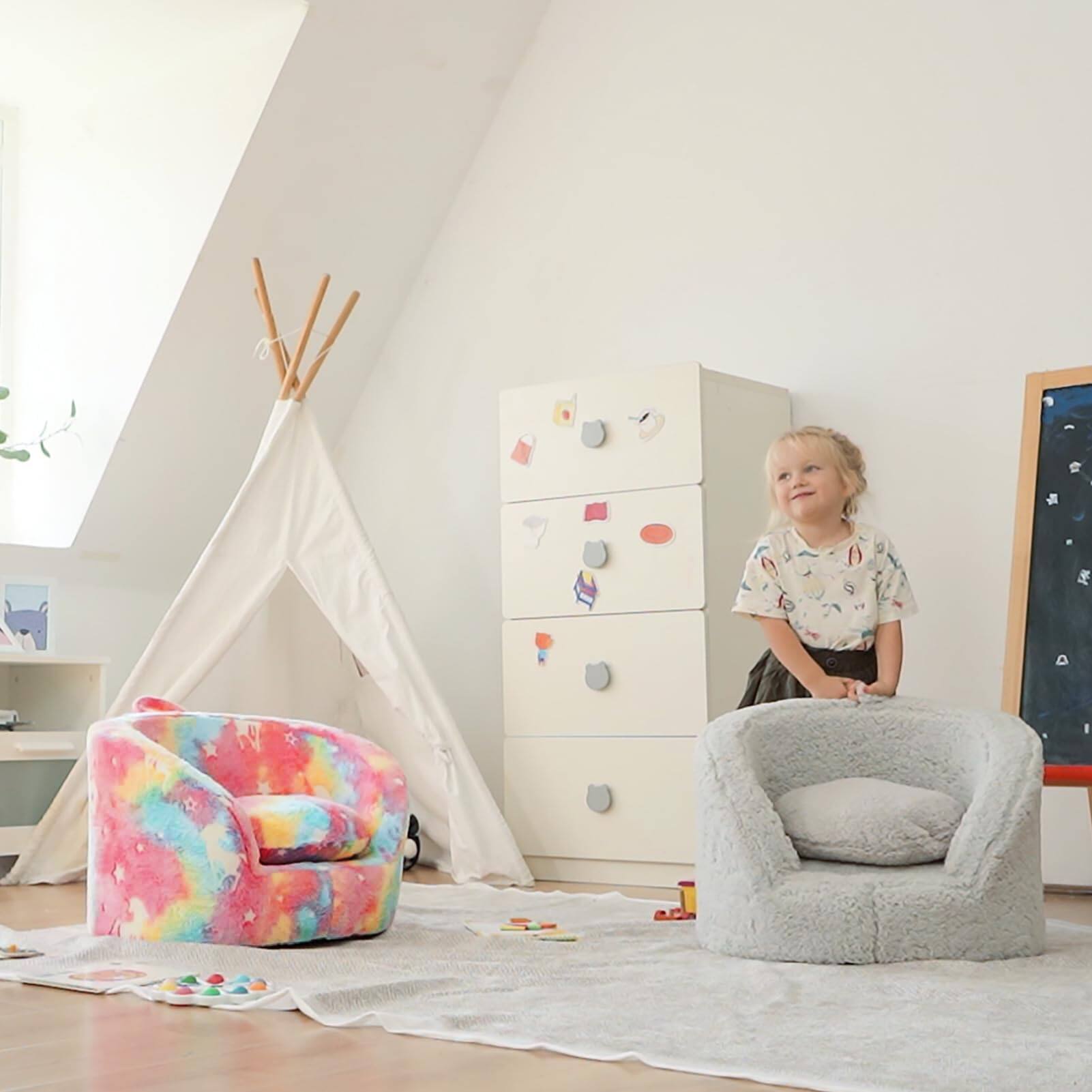 PO3TICJUNKI3 Snug arch Couch Comfy Foam Chair With A Snug Embrace ...