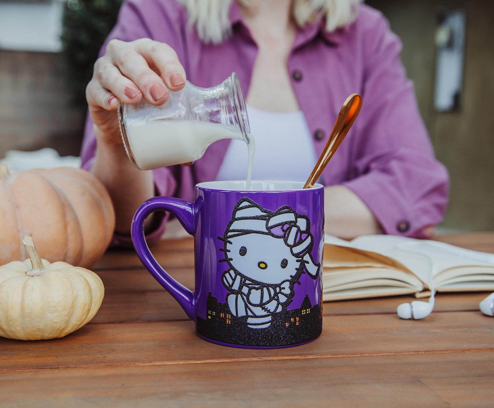 Silver Buffalo Sanrio Hello Kitty "Happy Halloween" Ceramic Glitter Mug ...