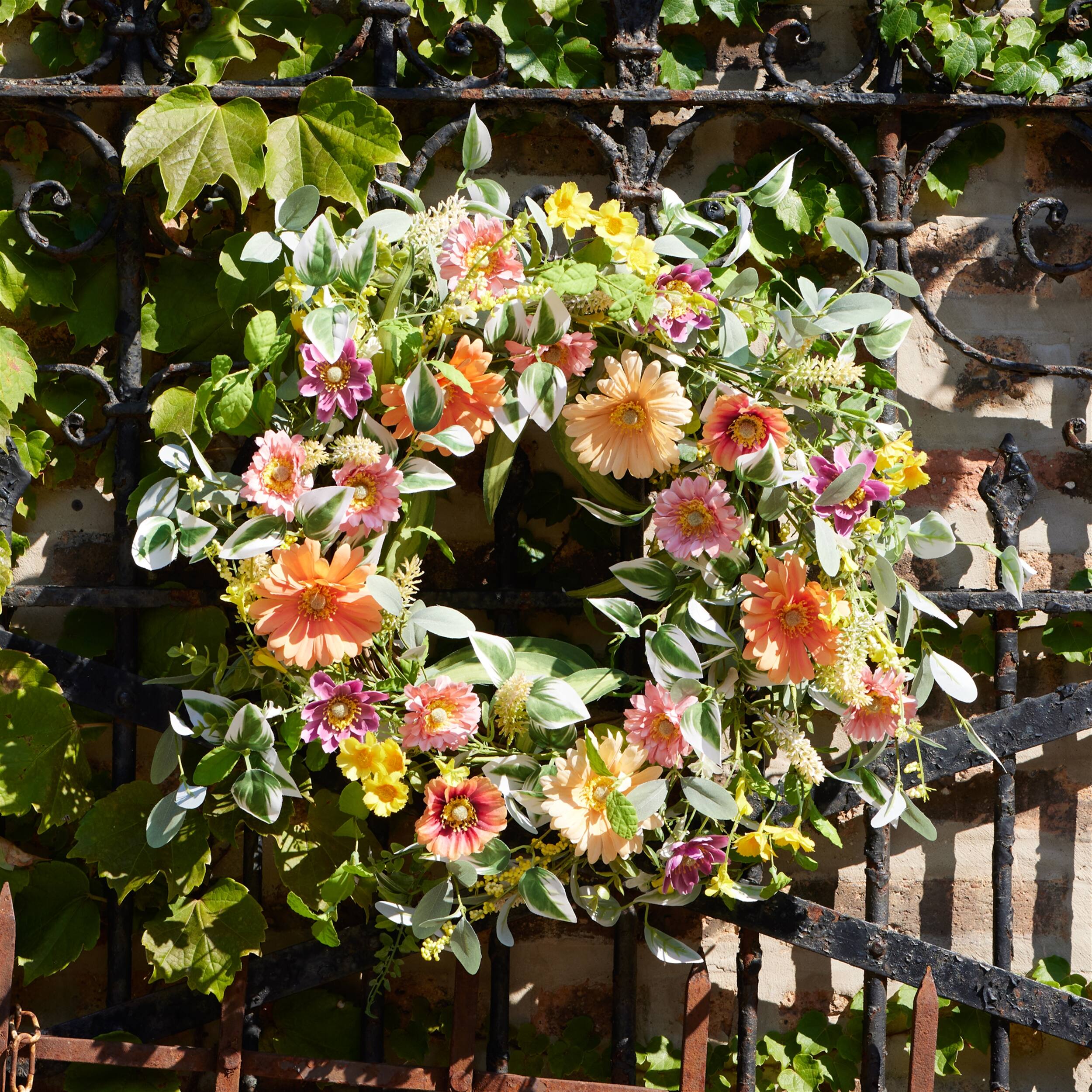 BreeBe Mixed Gerbera Daisy Wreath 24"D Pink, Red, Green 96818DS - Best Buy