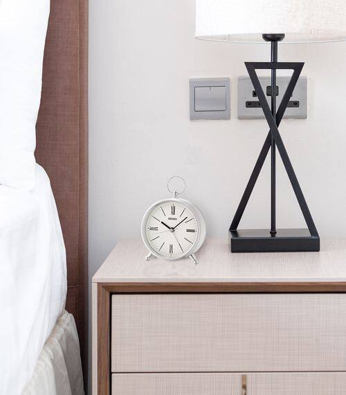 Seiko 5" Ming Bedside Alarm, White Silver QXE063SLH - Best Buy