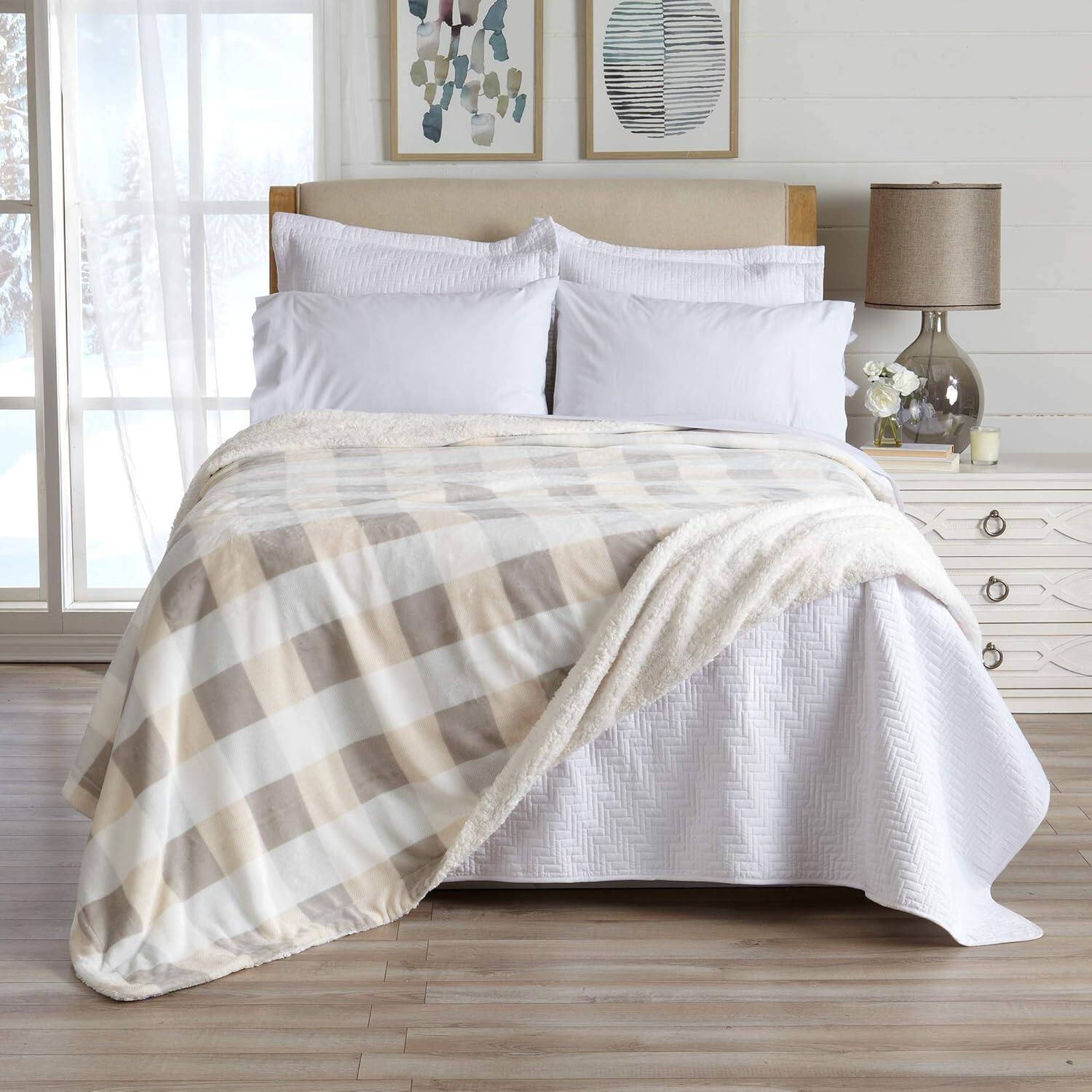 blue Paaaawaters Sherpa Fleece and Velvet Plush King Throw Blanket ...