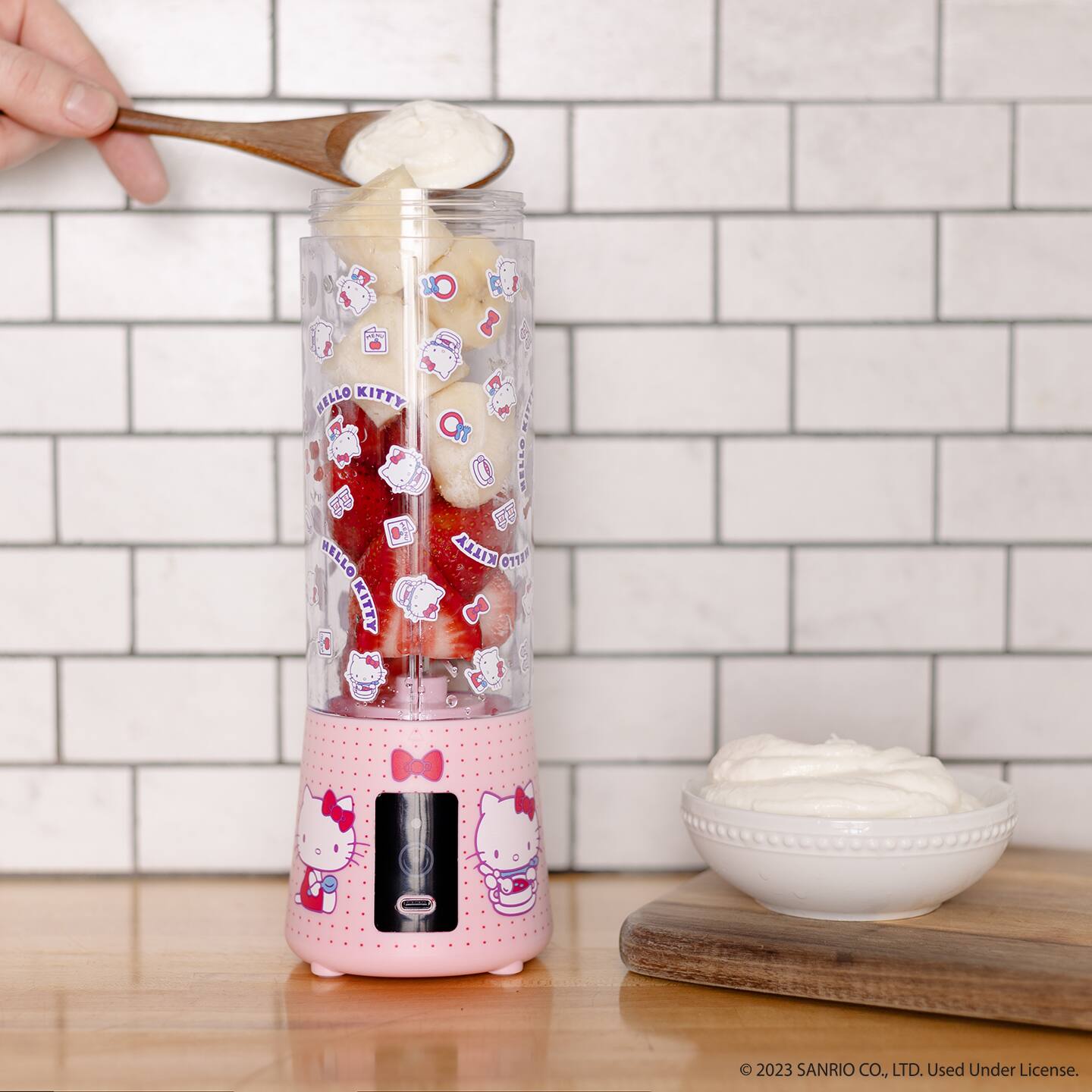 Customer Reviews: Uncanny Brands Hello Kitty USB-Rechargeable Portable Blender Pink RB1-KIT-HK1 ...