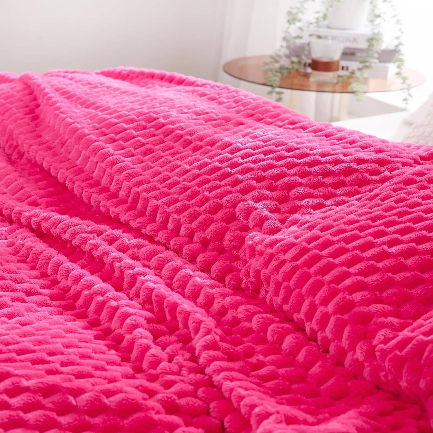blue Paaaawaters Hot Pink Throw Blanket Gifts for Mom Fuzzy 3D Jacquard ...
