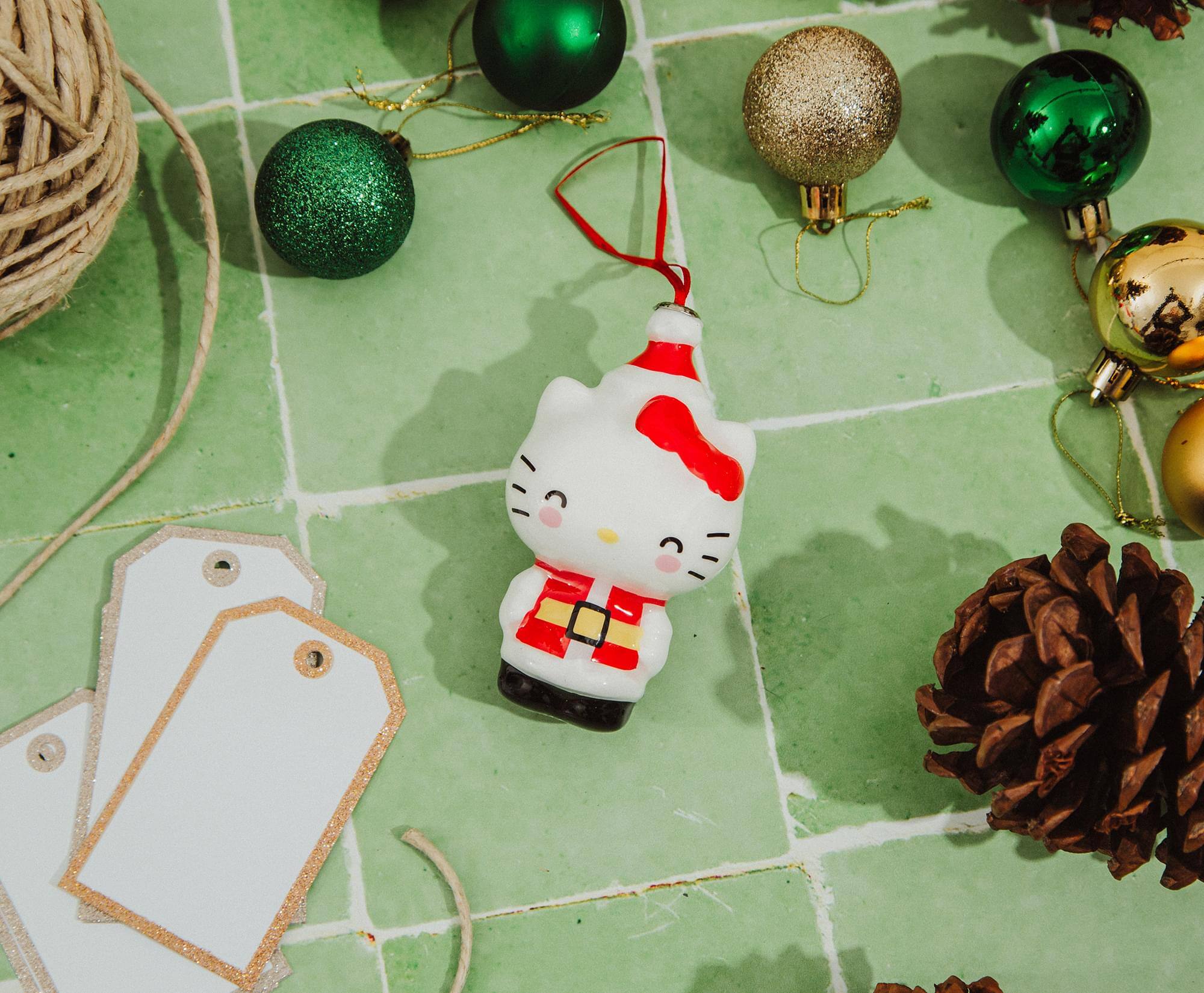 Surreal Entertainment Sanrio Hello Kitty Santa 4 Inch Shatterproof ...