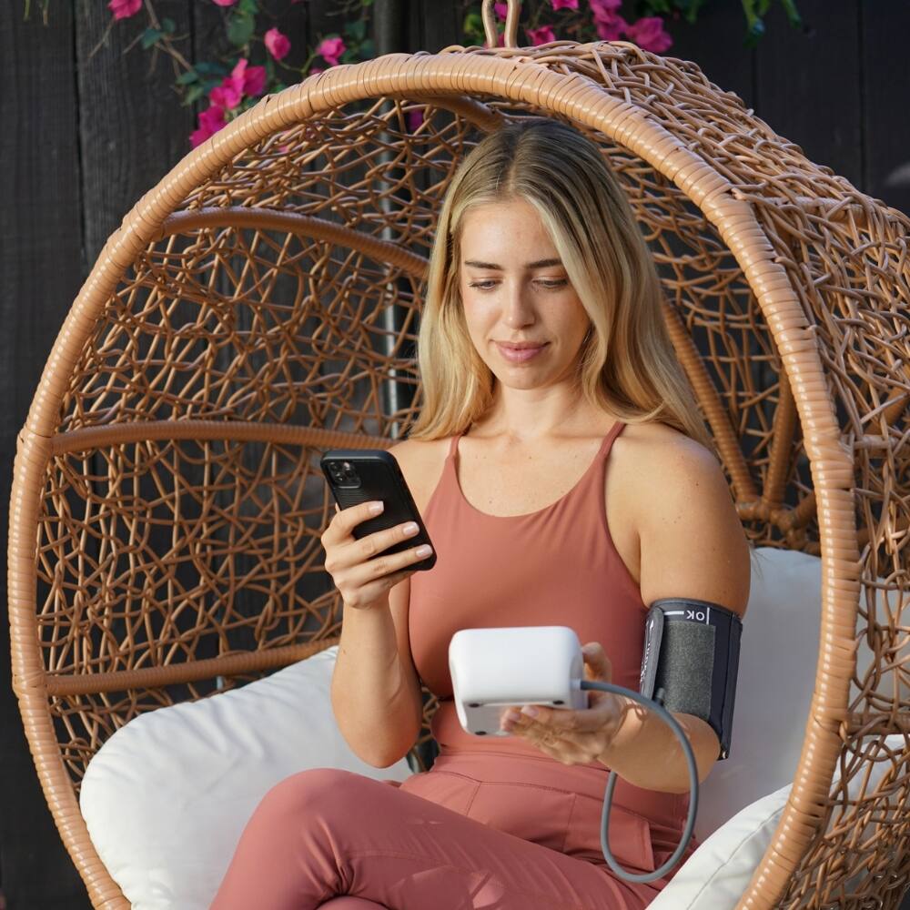 Customer Reviews: MOBI Smart Upper Arm Blood Pressure Monitor with Wide ...