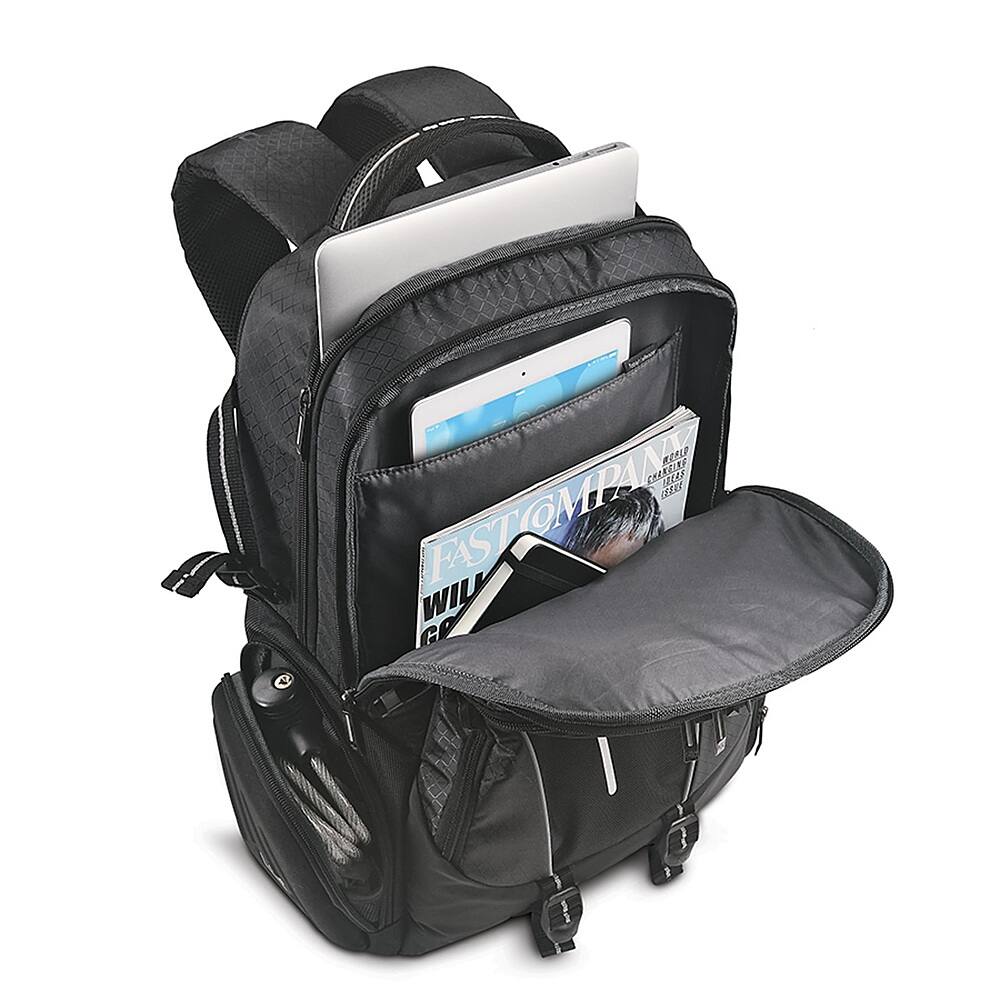 Customer Reviews: Solo New York Rival Backpack for 17.3" Laptop Black ...