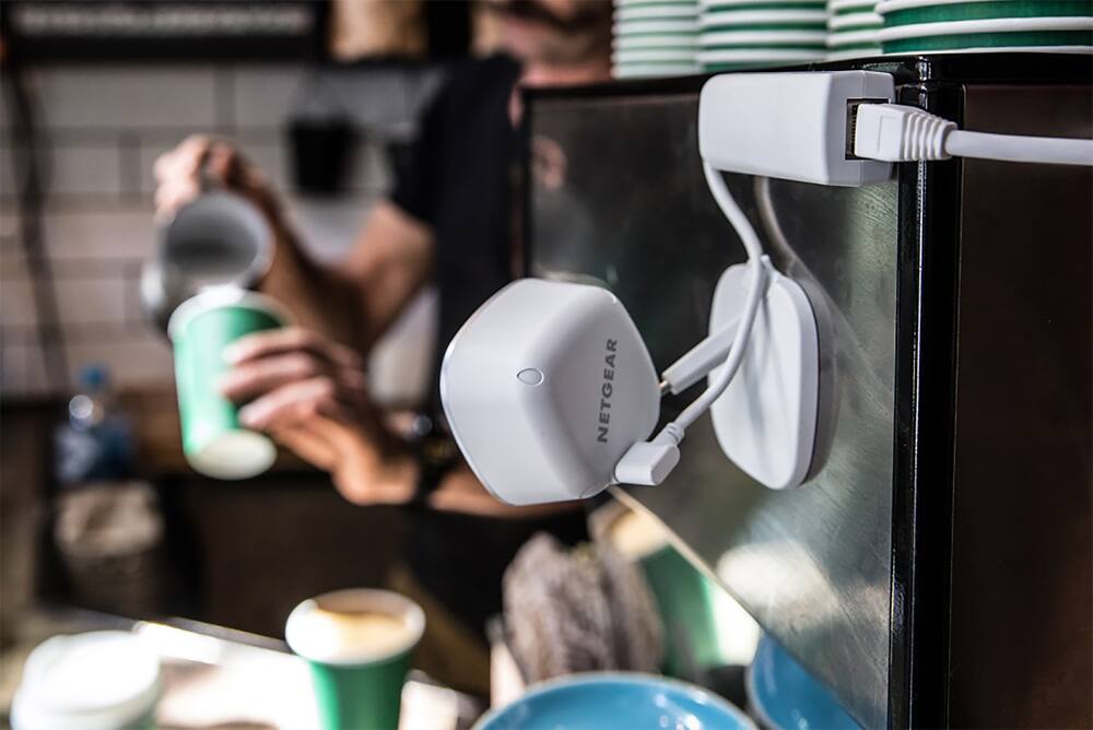 Best Buy: NETGEAR Arlo Indoor/Outdoor HD Wi-Fi Security Camera Kit (4 ...