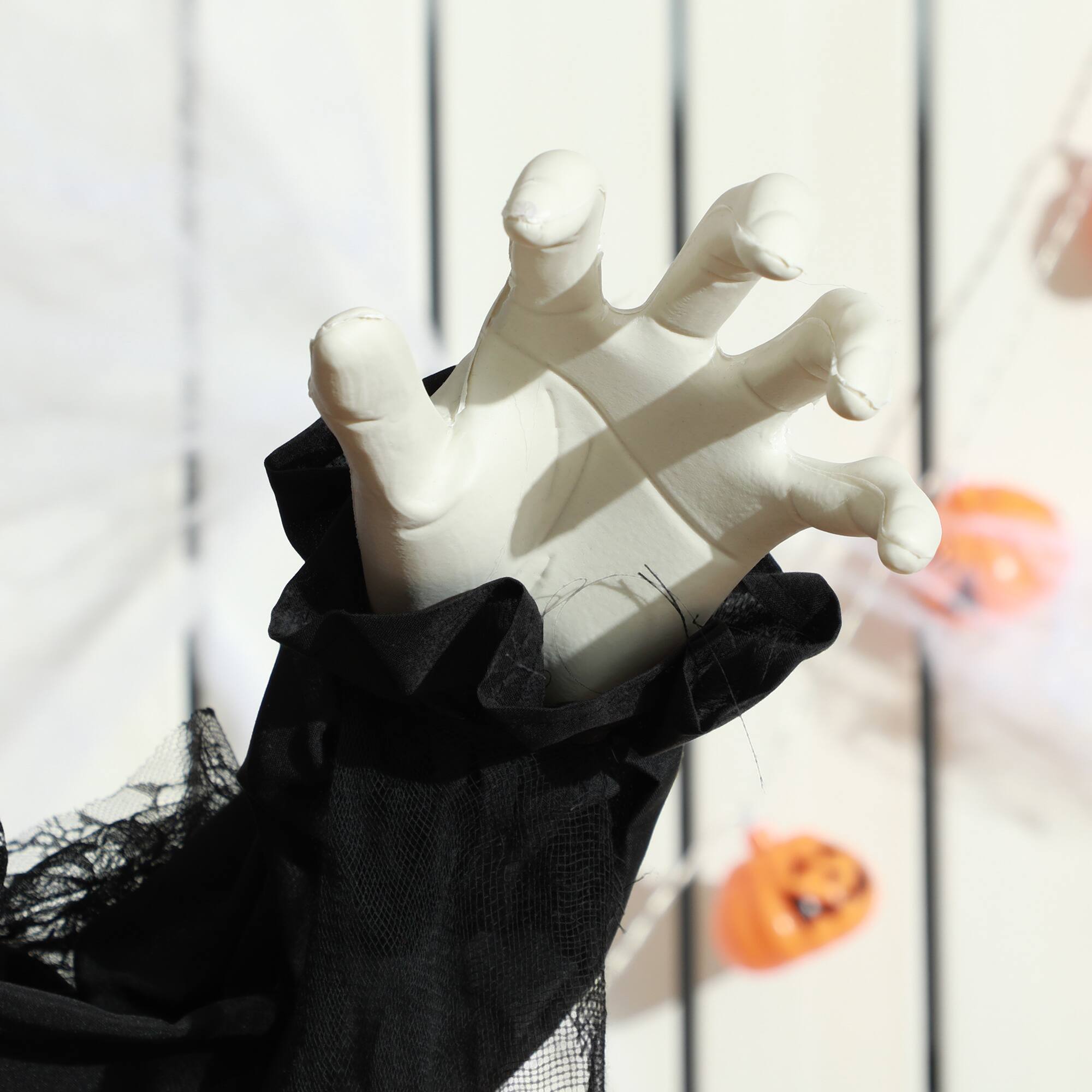 Homcom 67" Freestanding Scary Ghost Bride, Animated Halloween Prop with ...