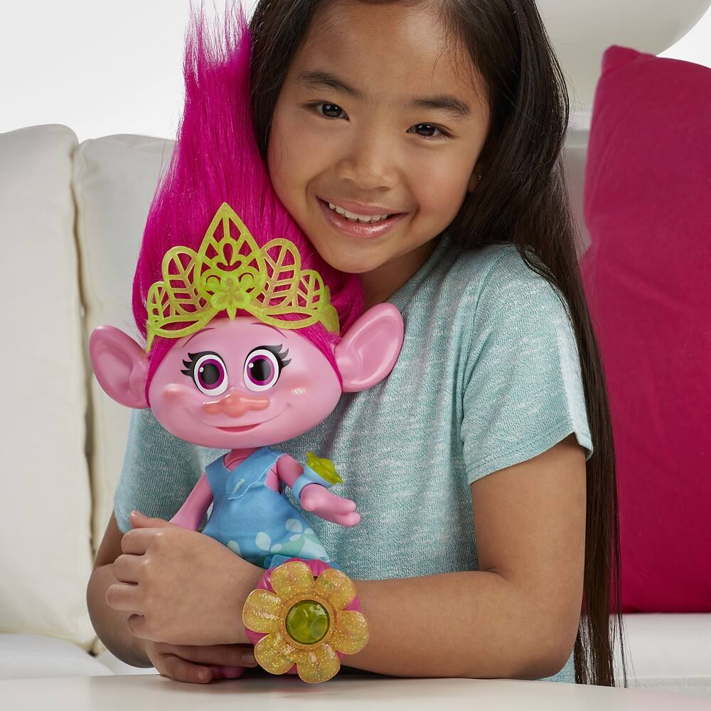 Best Buy: Hasbro DreamWorks Trolls Hug Time Poppy Pink B6568