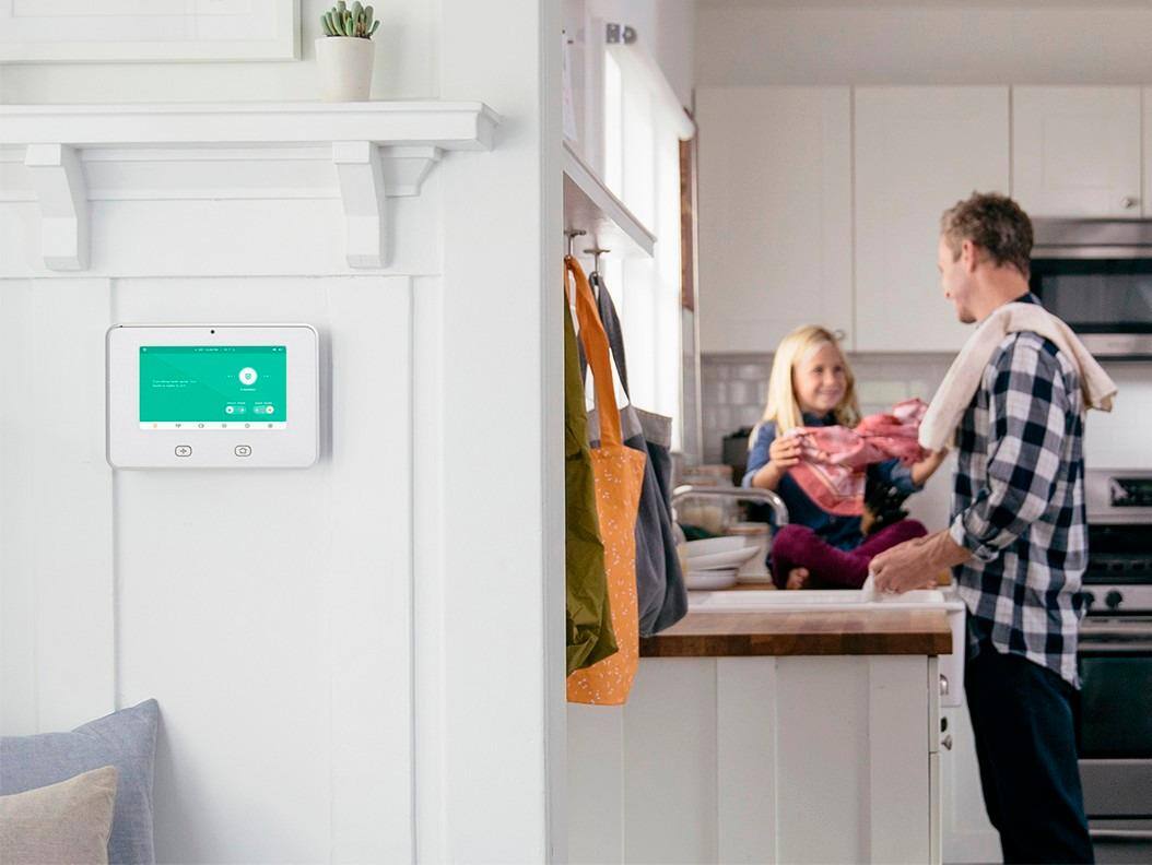 Best Buy: Vivint SkyControl Panel White V-MP2-345