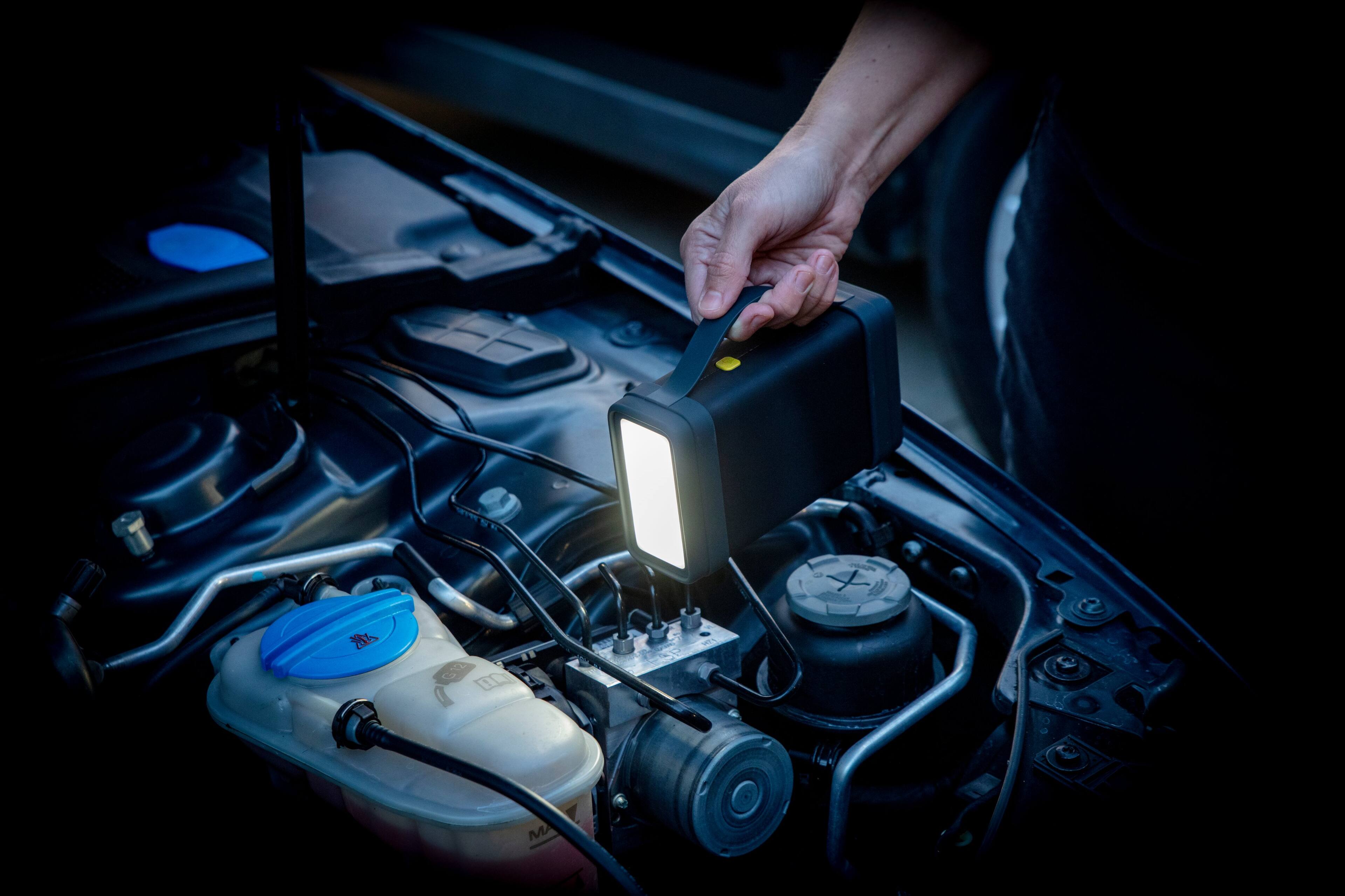 Customer Reviews: Scosche PowerUp Power Station 32K mAH 100W Portable ...