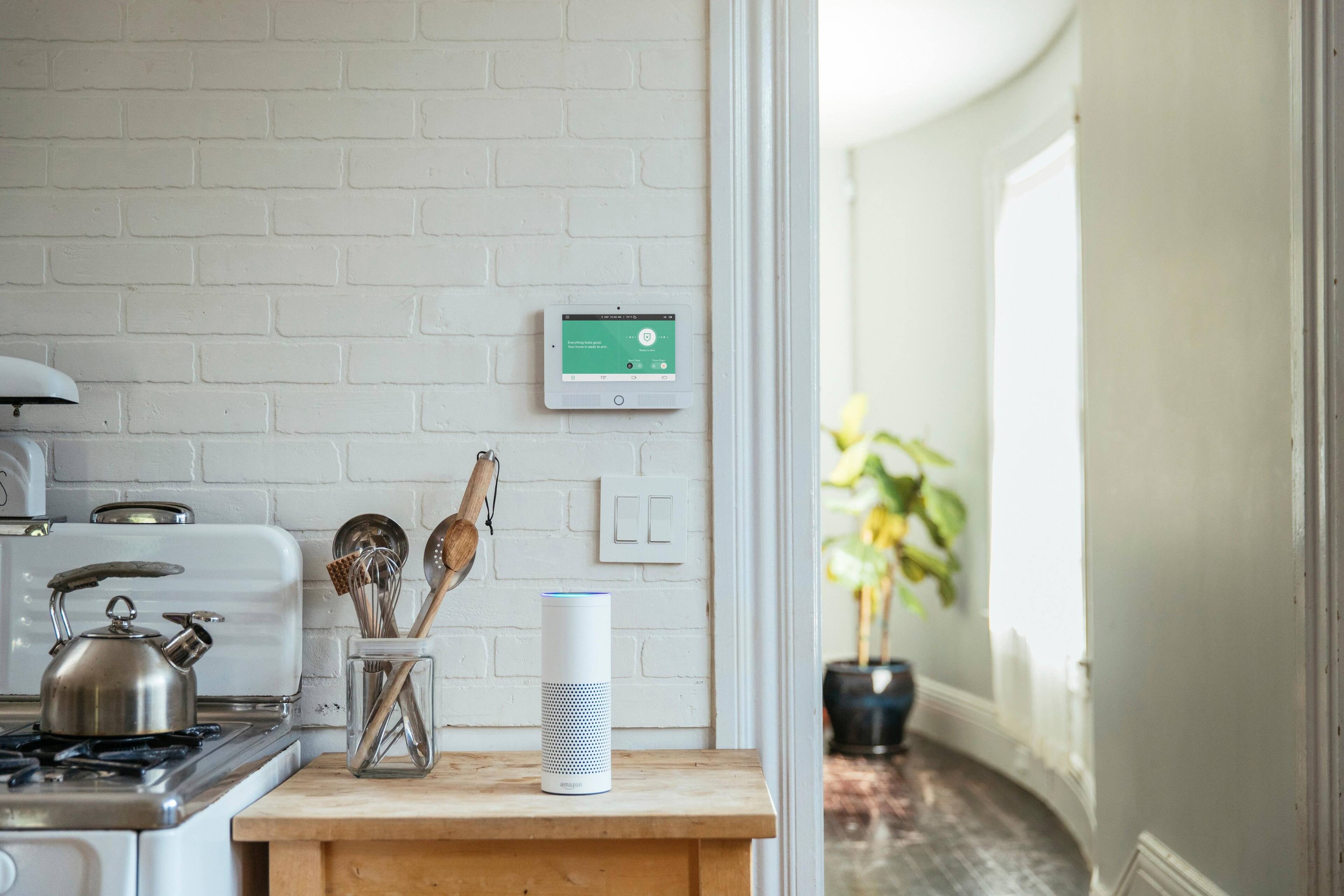 Best Buy: Vivint Glance Display White V-SHD1