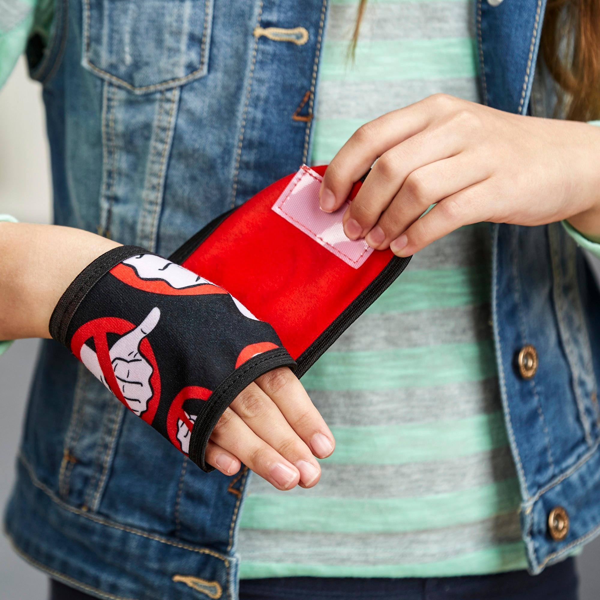 Best Buy: Hasbro Get a Grip Game Multi C3380