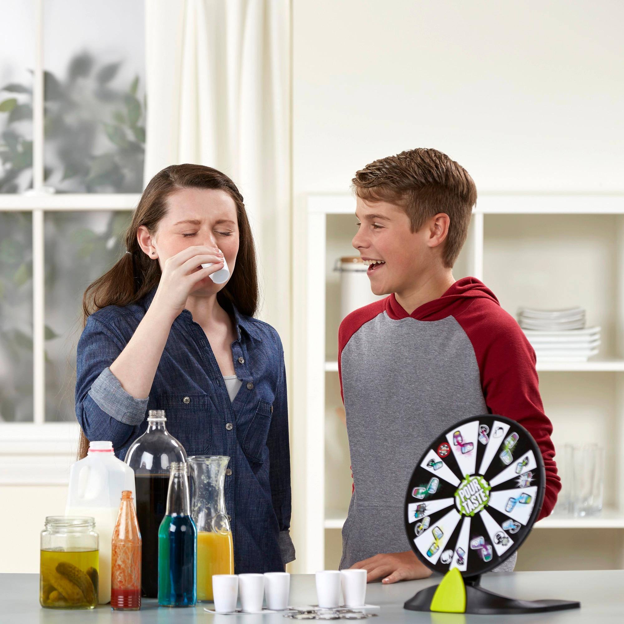 Best Buy: Hasbro Pour Taste Game Multi C2131