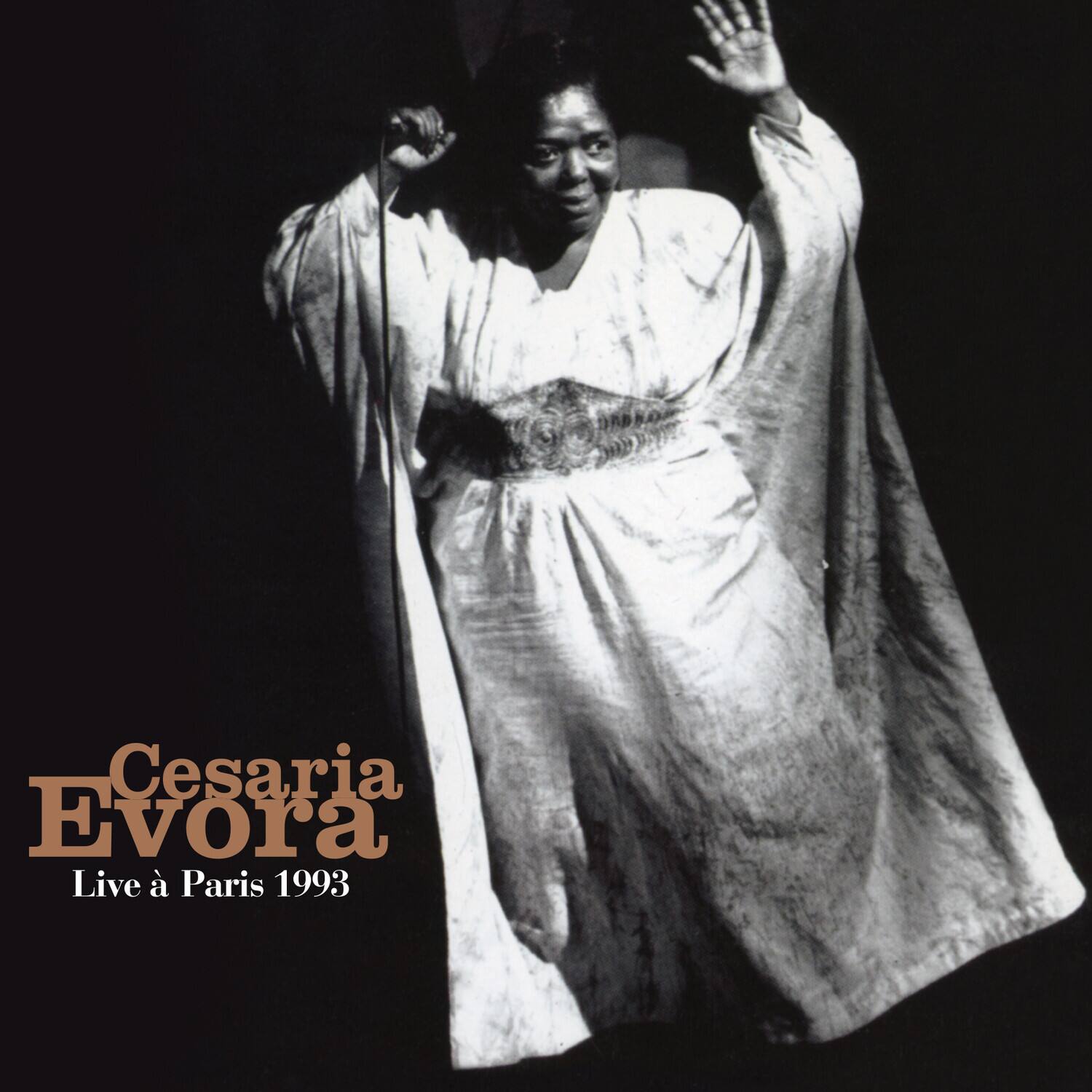 Cesaria Evora Live A Paris 1993 COMPACT DISCS [CD] - Best Buy