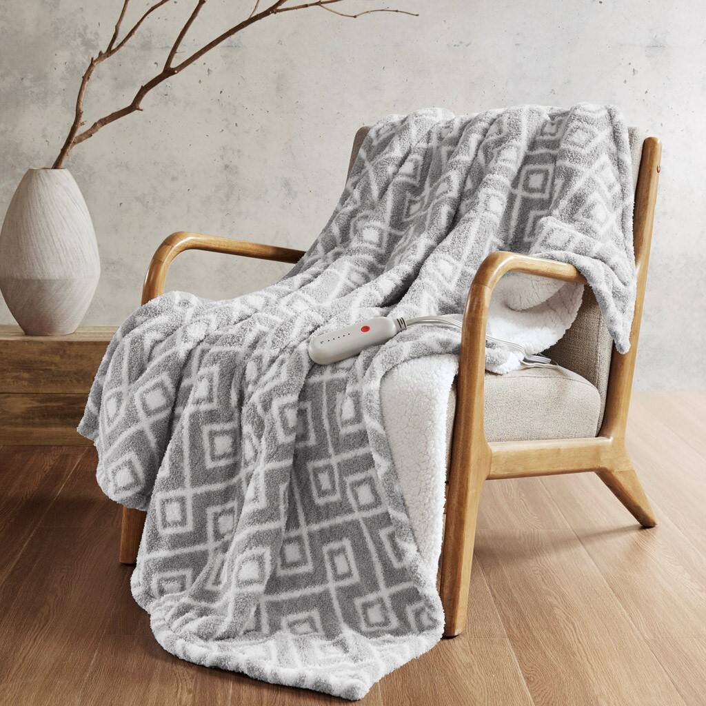Gracie Mills Brianna Sweet Dreams Heated Throw Grey Geo 9600-45IS ...