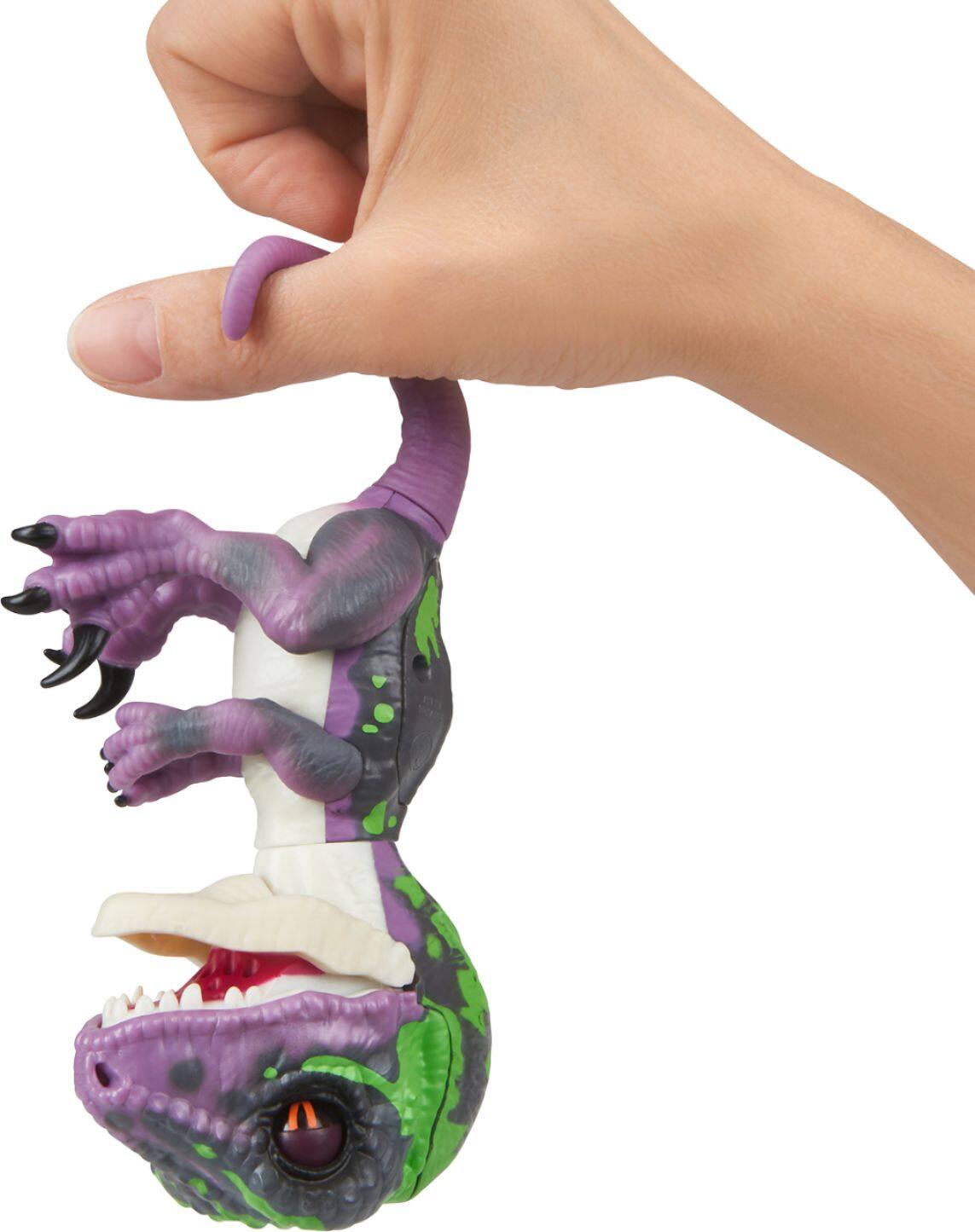 Best Buy: WowWee Untamed Raptor by Fingerlings Razor Velociraptor ...