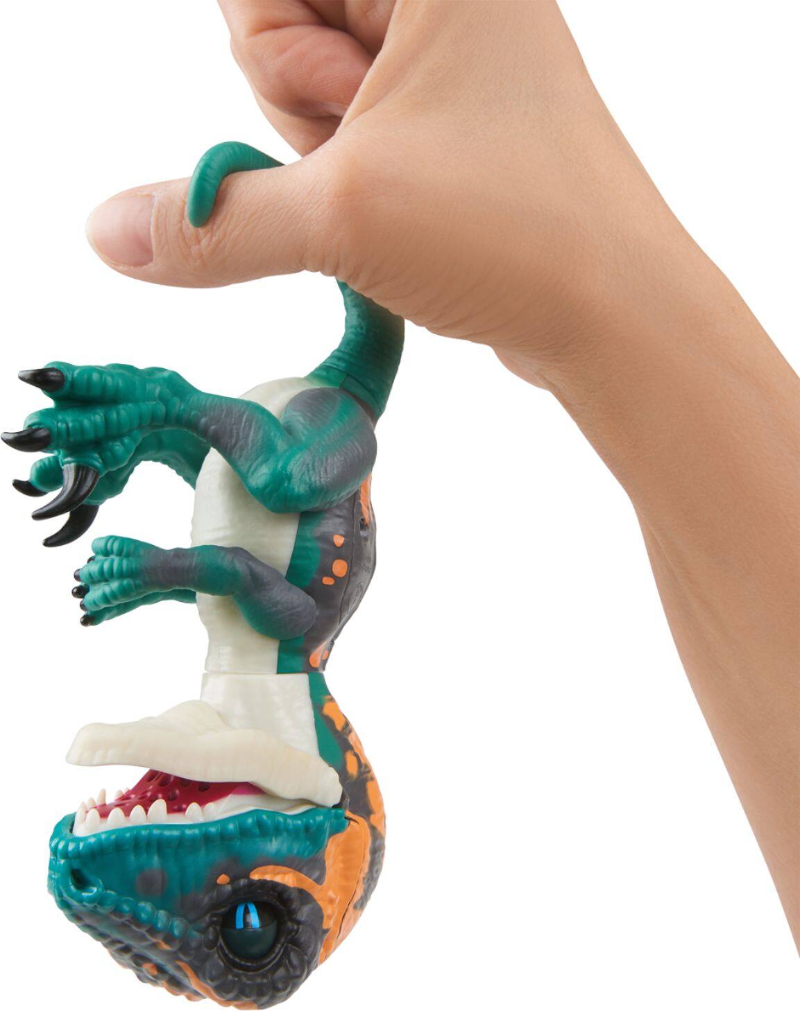 Best Buy: WowWee Untamed Raptor by Fingerlings Fury Velociraptor Blue 3783