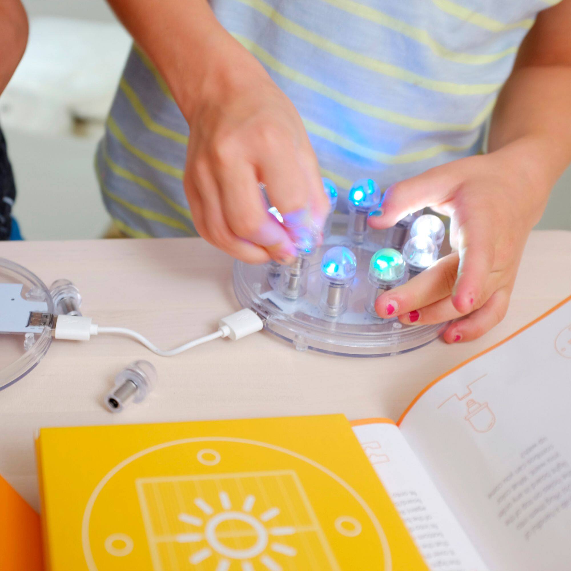 Best Buy: MPOWERD Build-Your-Own Luci: Solar Light Kit 1026-002-001-000