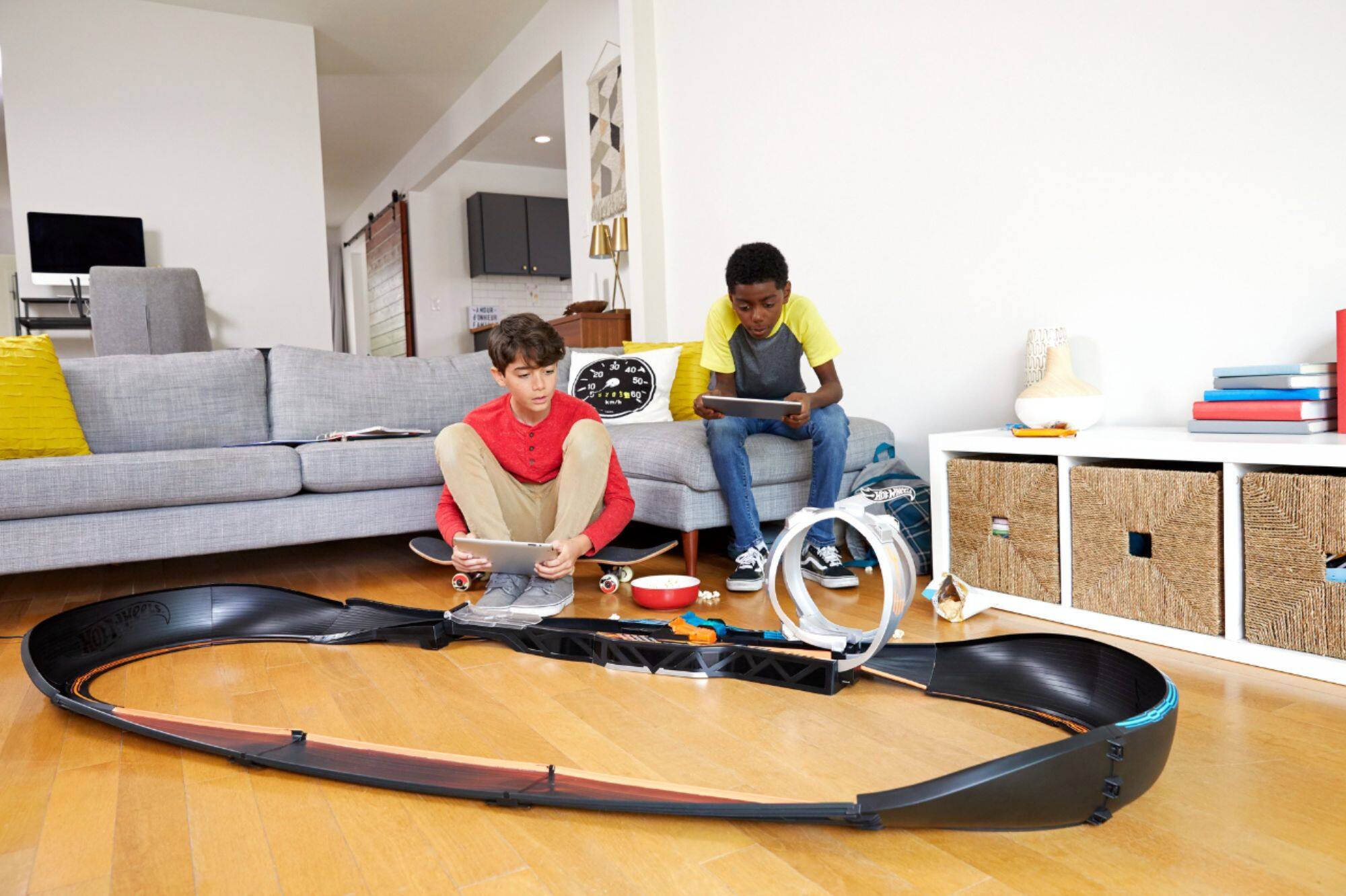 Best Buy: Hot Wheels Augmoto Augmented Reality Racing Track Set FWK44