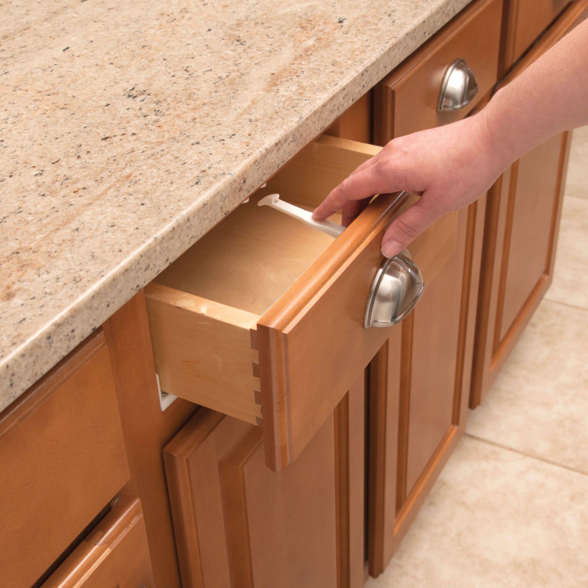 Best Buy: Safety 1st Safety Essentials Kit (46 pcs) White HS2670600