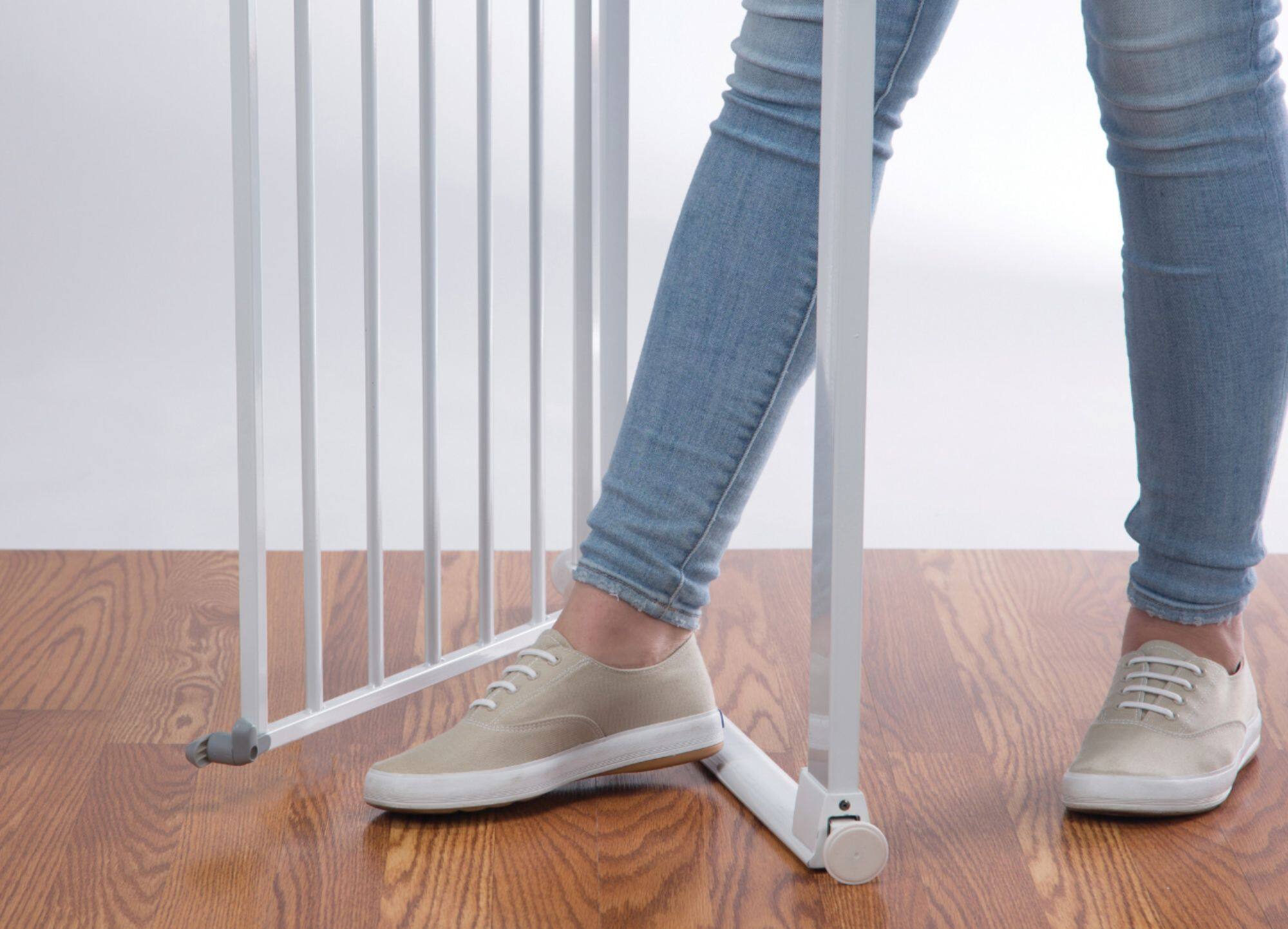 Customer Reviews: Safety 1st Flat Step Gate White GA119WHO2 - Best Buy