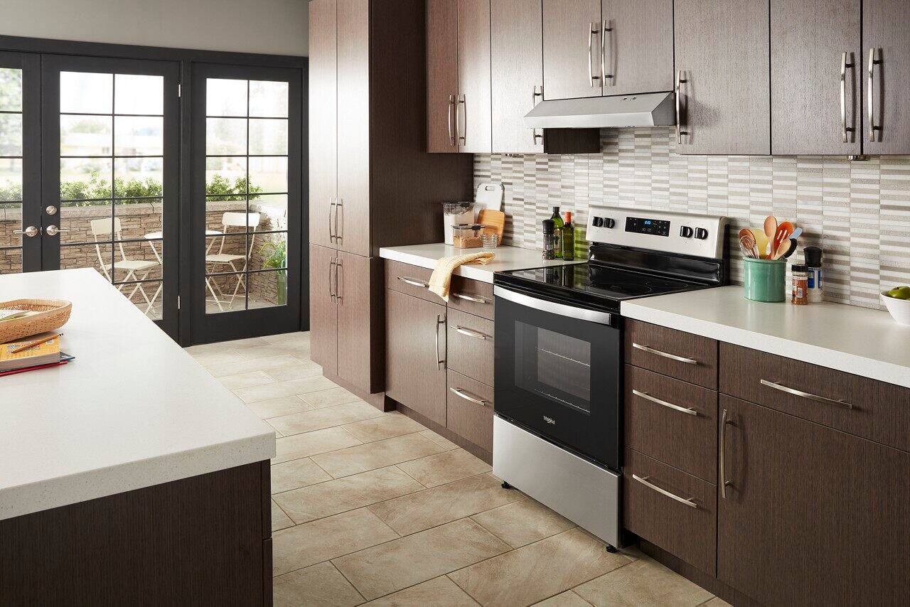 Customer Reviews: Whirlpool 5.3 Cu. Ft. Freestanding Electric Range ...