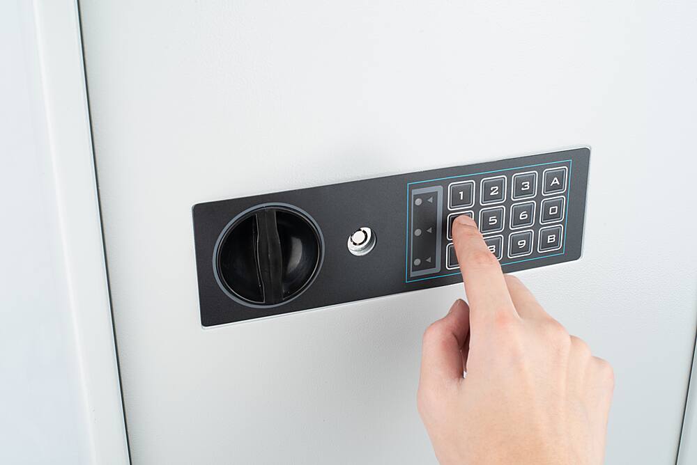 Best Buy: Barska 180 KEYS KEYPAD WALL KEY SAFE White AX13350