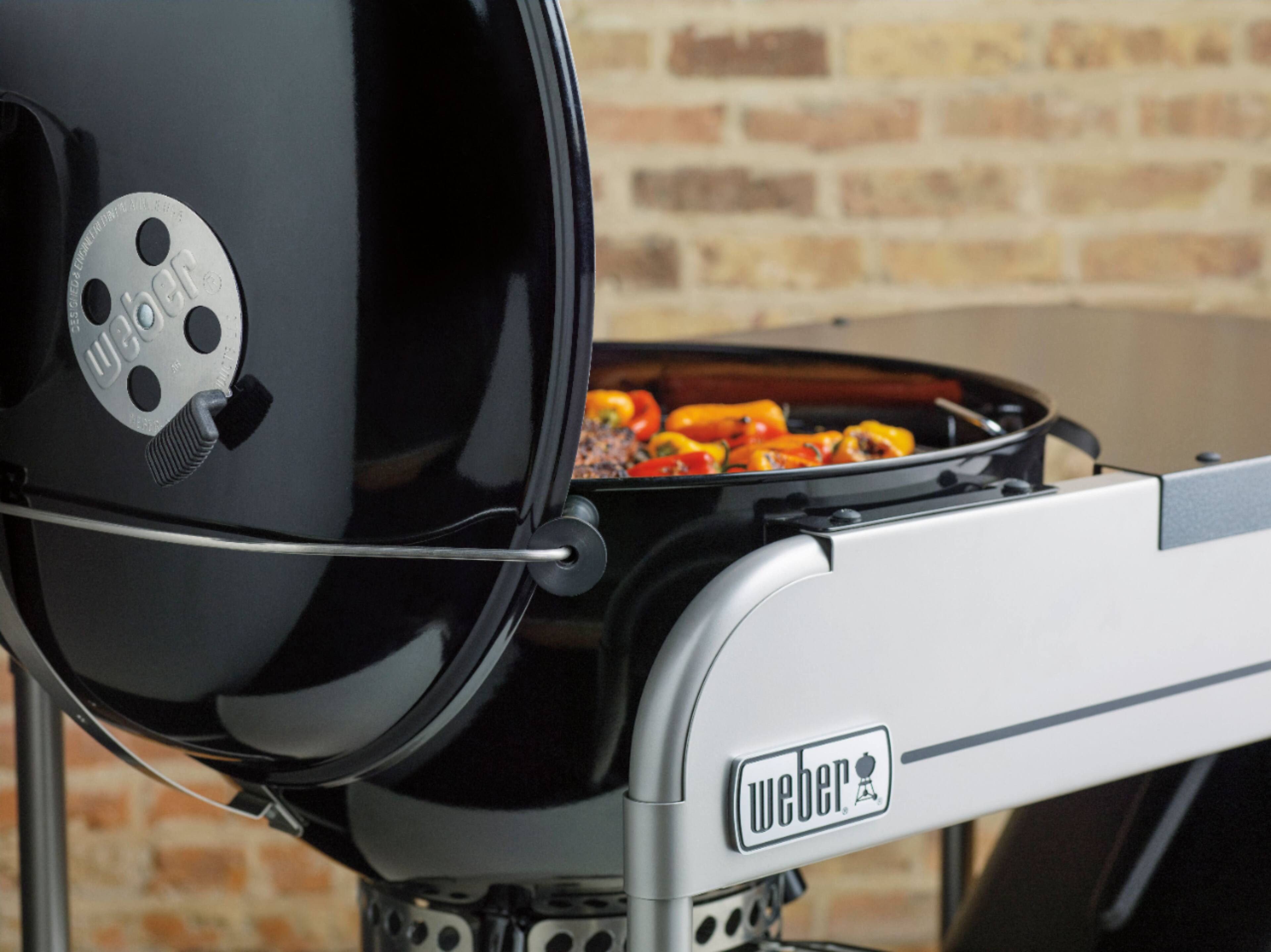 Weber 22 in. Performer Deluxe Charcoal Grill Black 15501001 - Best Buy