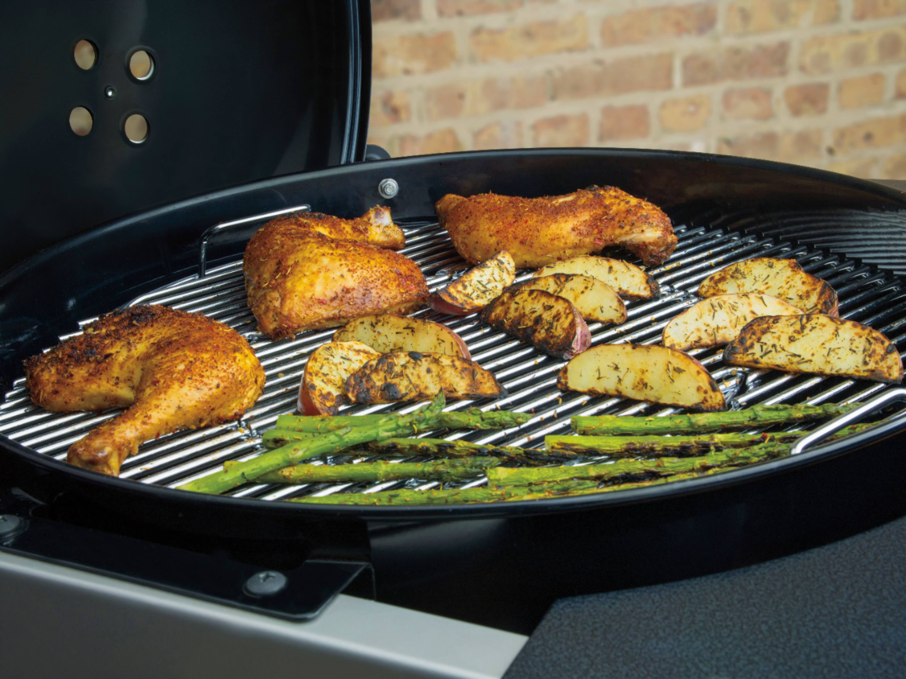 Weber 22 in. Performer Deluxe Charcoal Grill Black 15501001 - Best Buy