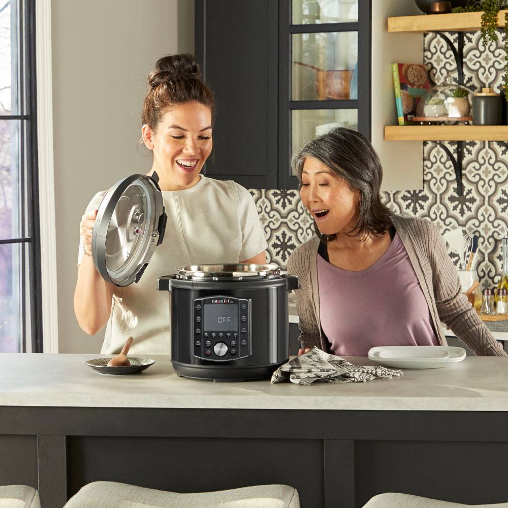 Instant Pot 8Qt Pro Electric Pressure Cooker Black 113-0044-01 - Best Buy