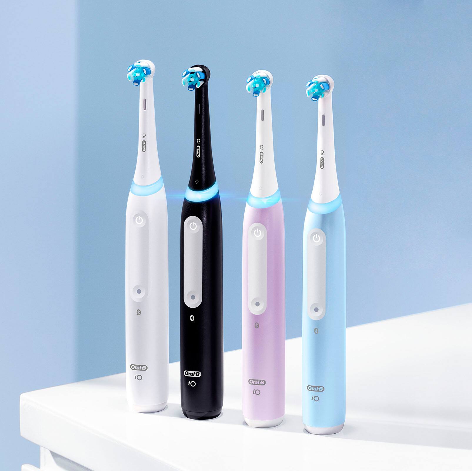 Oral B IO Series 4 Rechargeable Electric Toothbrush W Brush Head White