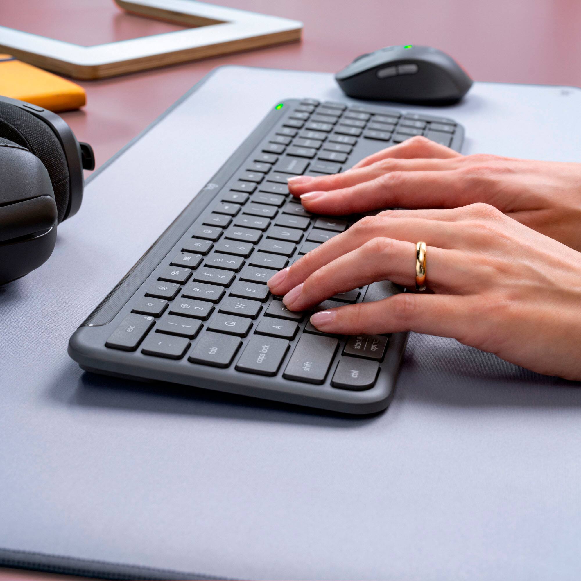 Questions and Answers: Logitech MK955 Signature Slim Full-size Wireless ...