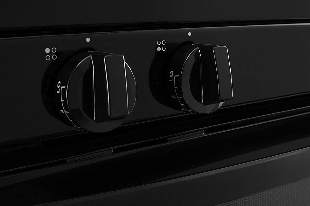 Amana 5.1 Cu. Ft. Freestanding Gas Range with Bake Assist Temps ...