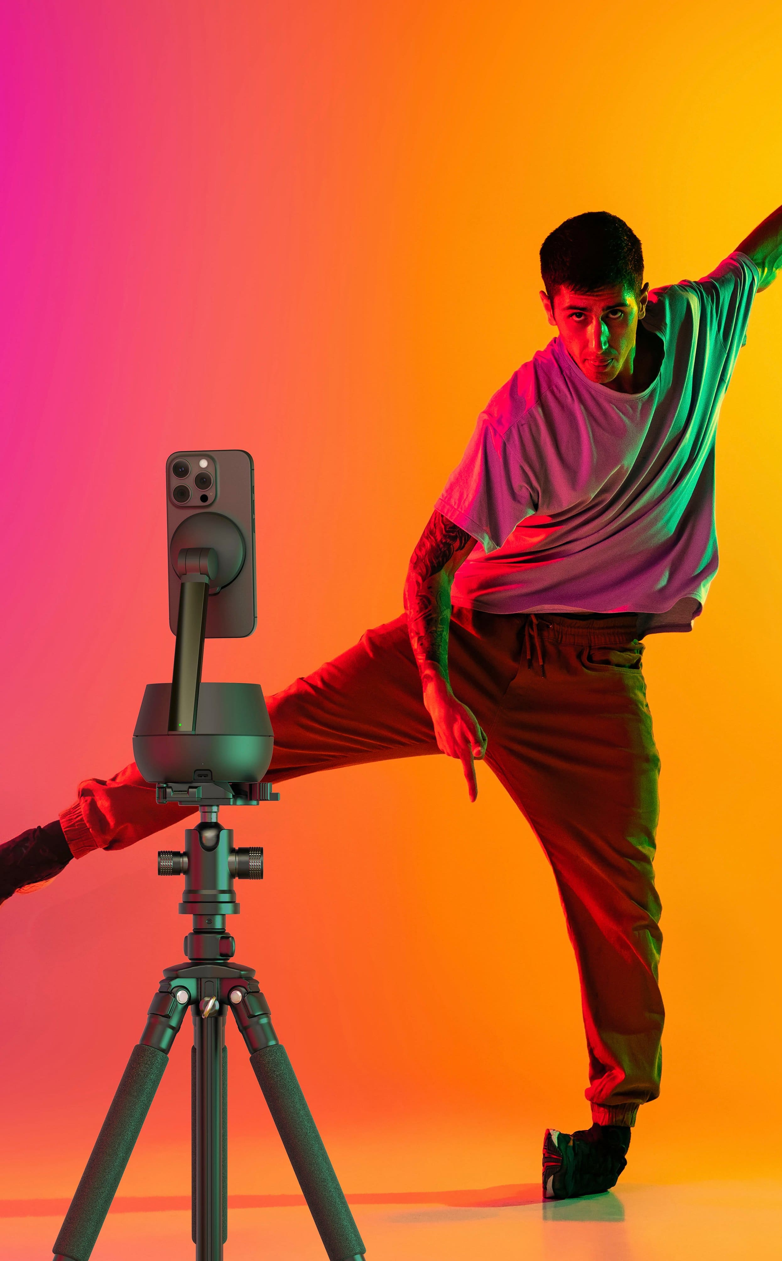 Belkin Stage Auto-Tracking Stand Pro With Dockkit International Shipping