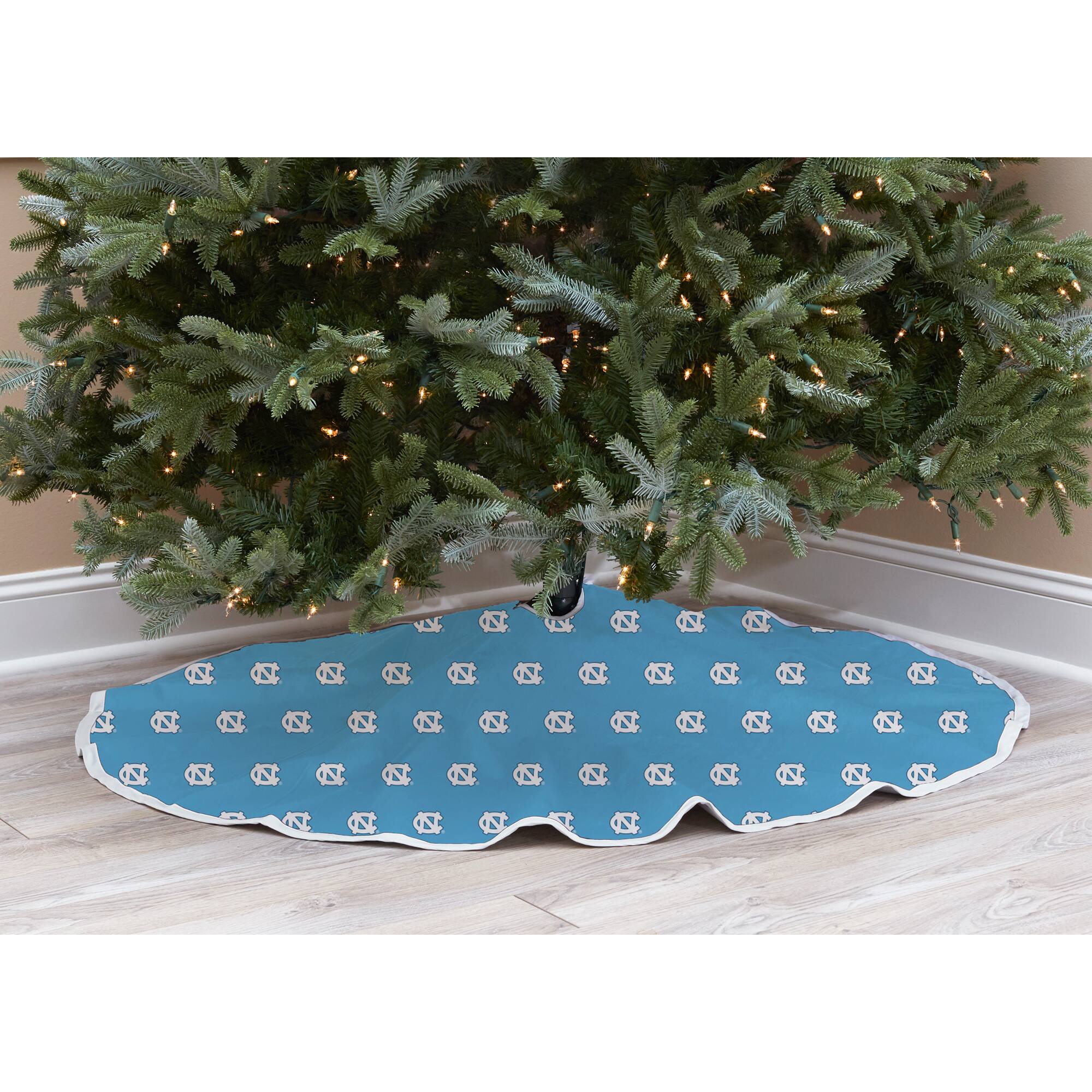 Pegasus North Carolina Tar Heels Microplush Christmas Tree Skirt ...