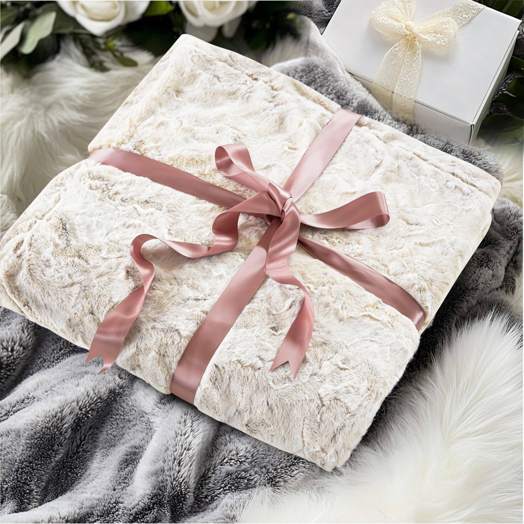 Dapper Styles Ultra soft Poly Reversible Plush All Season Lightweight ...