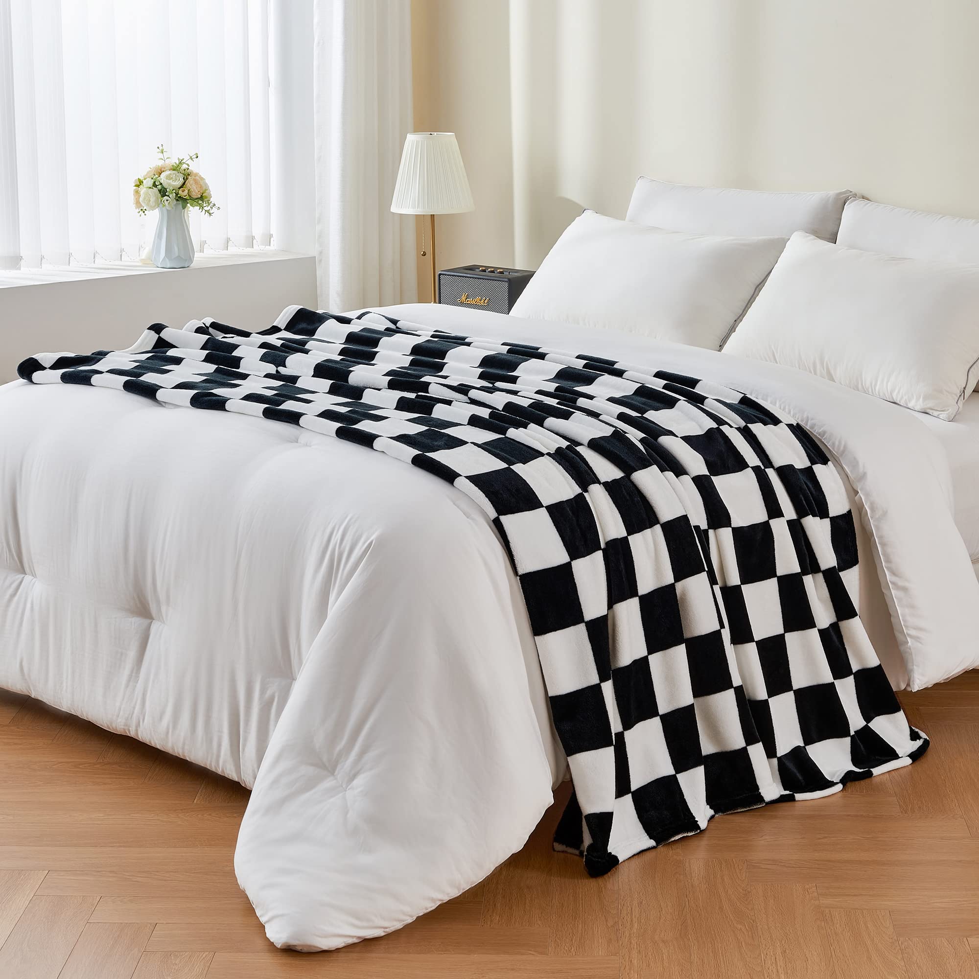 Dapper Styles Checkered Throw Blanket For Couch Soft Cozy Fleece ...
