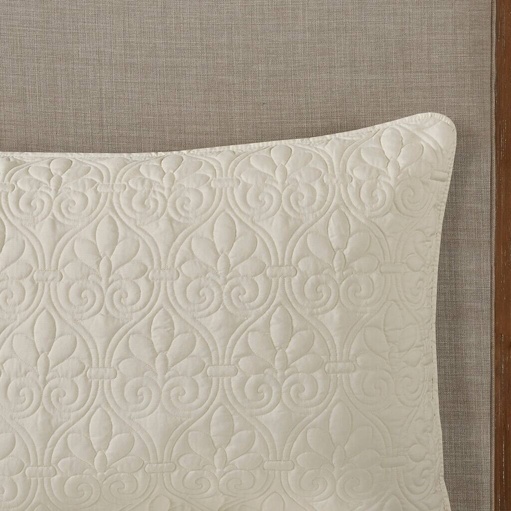 Gracie Mills Sandy 3 Piece Split Corner Classic Pleated Quilted Bedspread Set Cream 6746-31PM ...