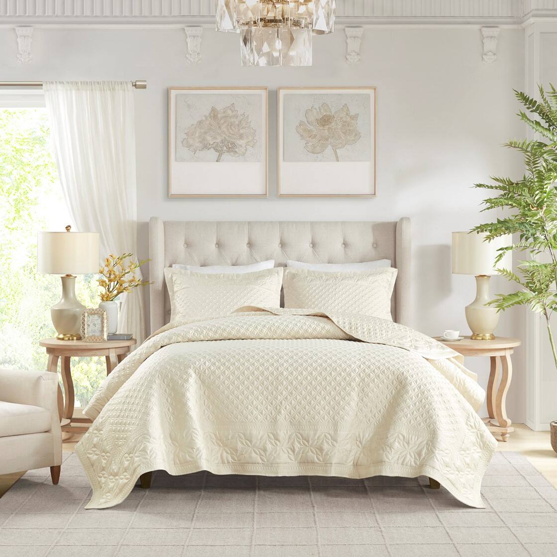 Gracie Mills Carney 3 Piece Neoclassical inspired Quilt Set Champagne ...