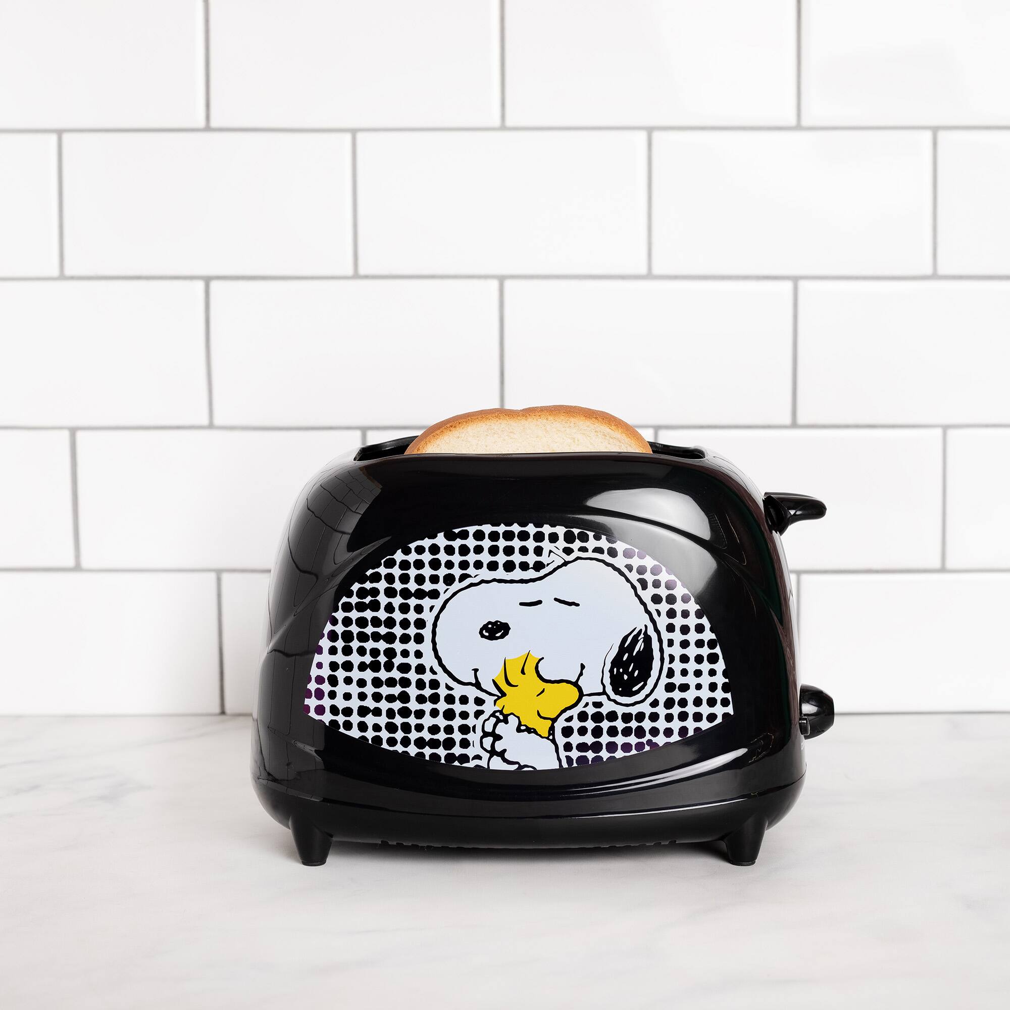 Best Buy: Uncanny Brands Peanuts Snoopy Two-Slice Toaster Black TSTE ...
