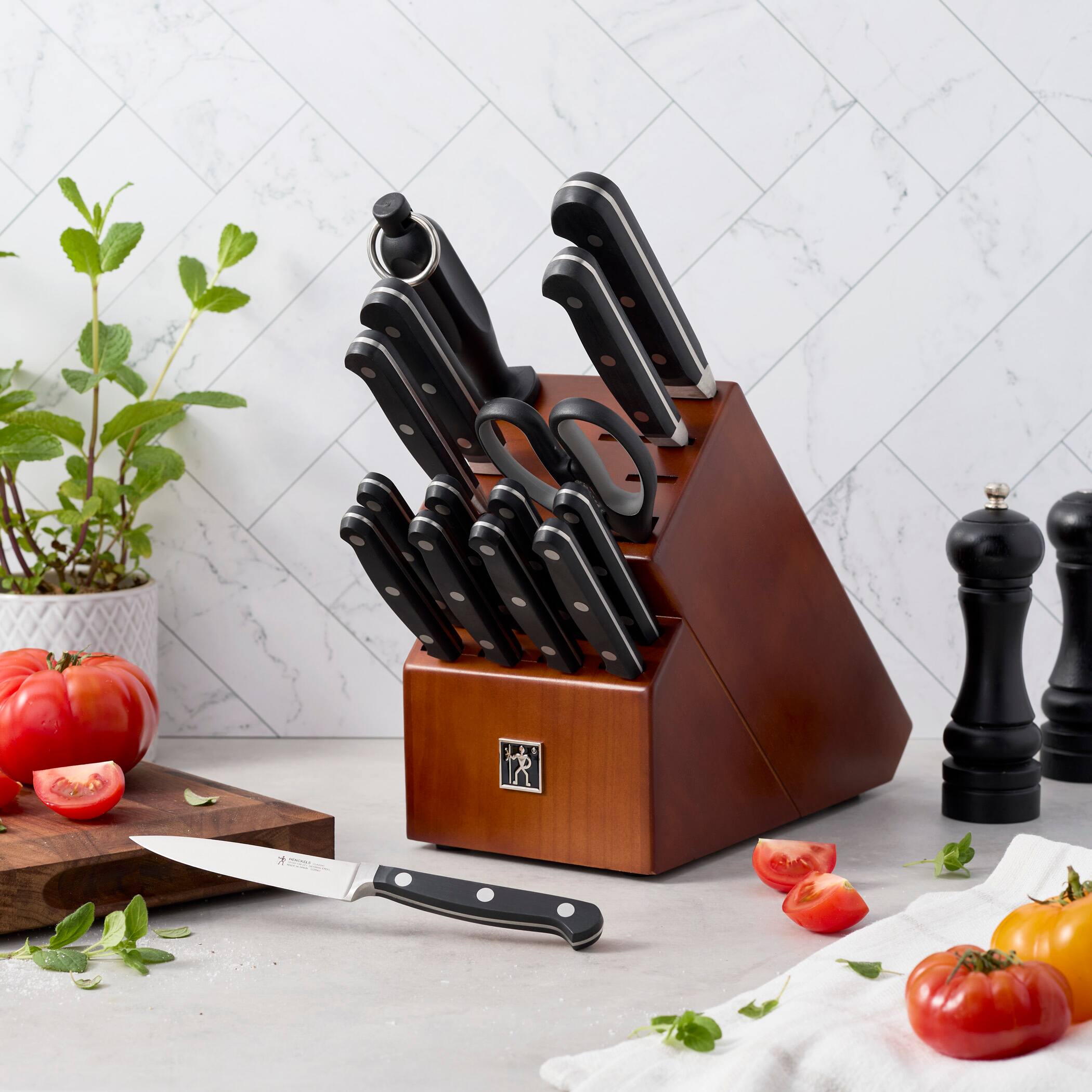 Henckels Classic Razor Sharp 16 pc Knife Block Set, Chef Knife, Bread ...