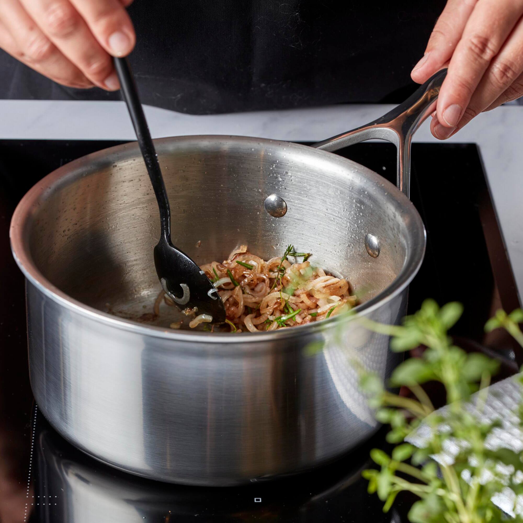 Demeyere Essential 5 ply, 18/10 Stay Cool Handle, all Cooktops, Pour ...