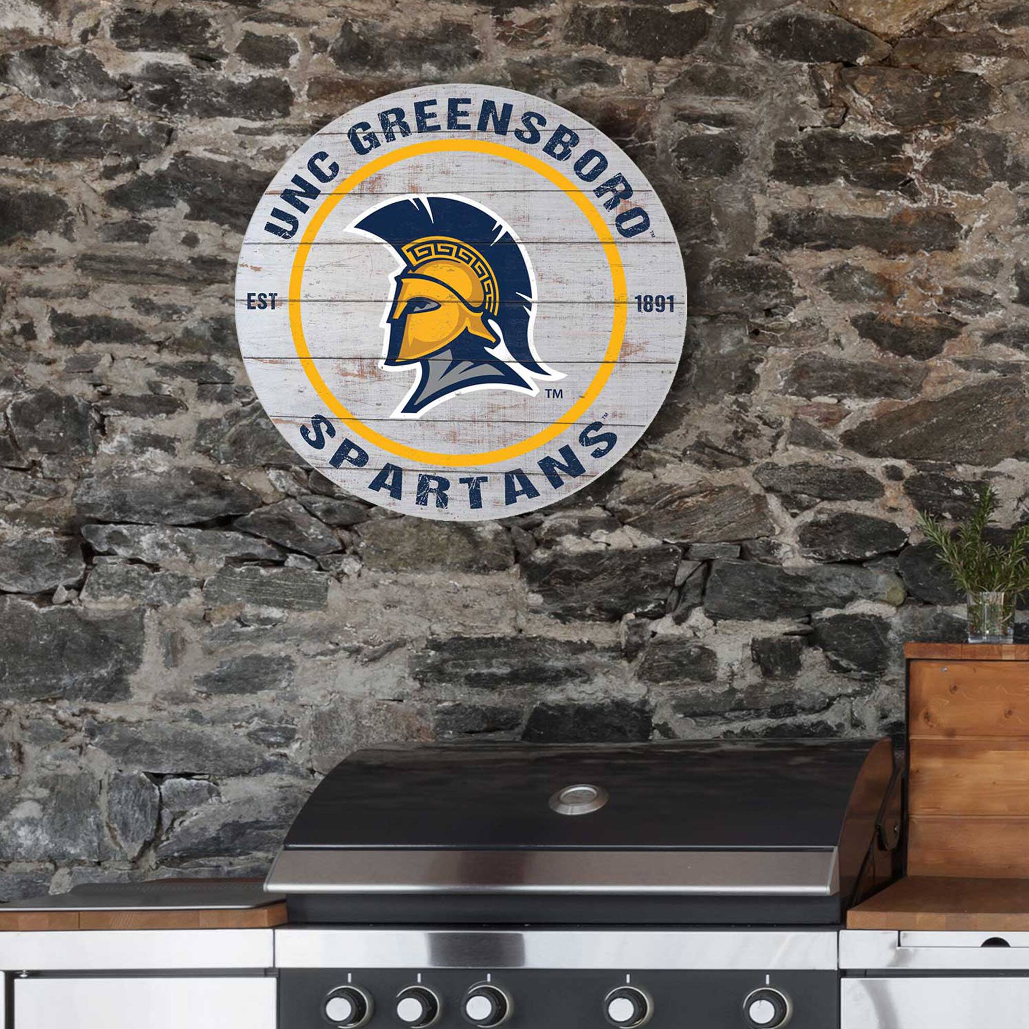 Jardine UNCG Spartans 20'' x 20'' Indoor/Outdoor Weathered Circle Sign ...