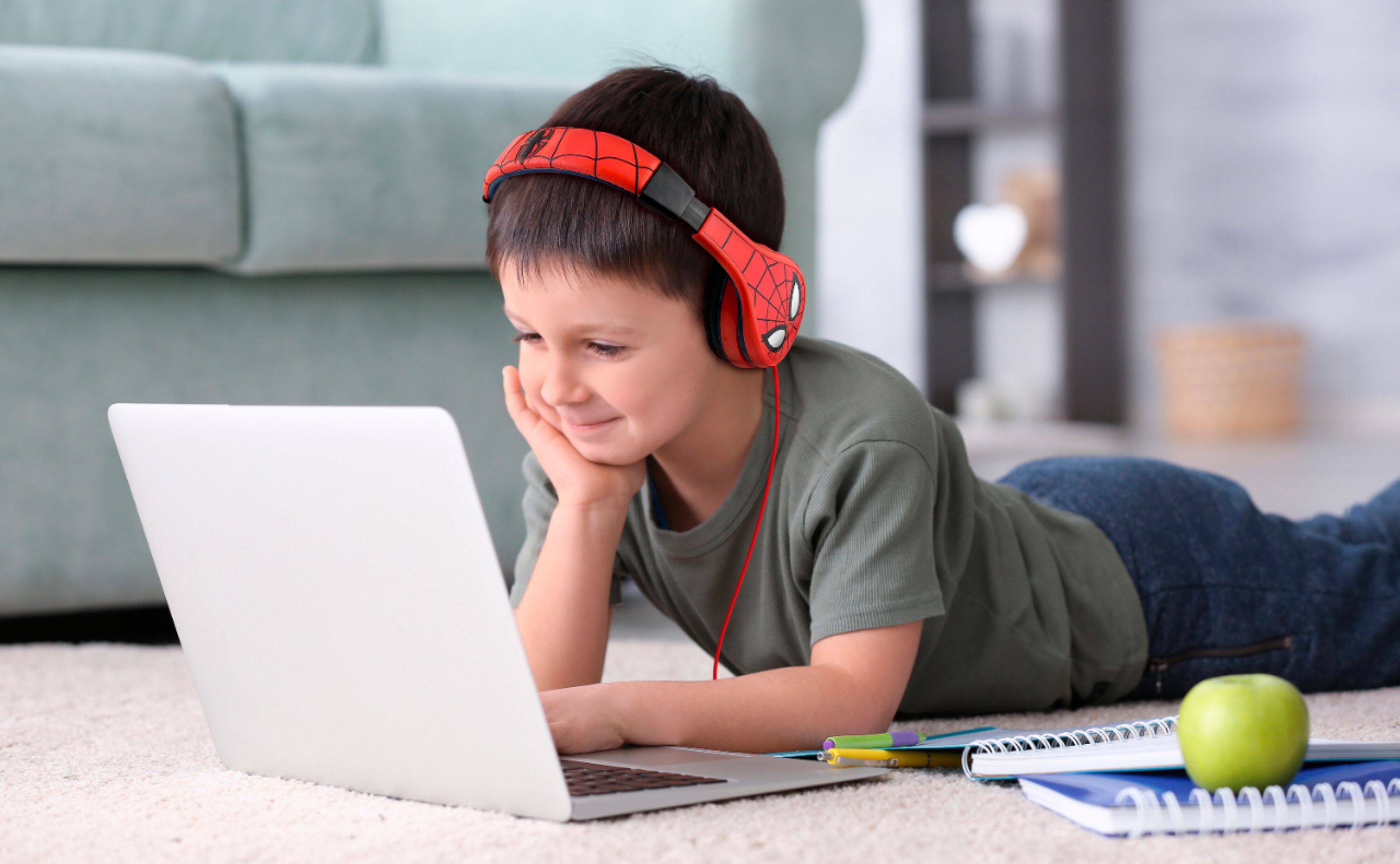 eKids Ultimate Spider Man Wired On Ear Headphones White/Red/Blue/Black ...