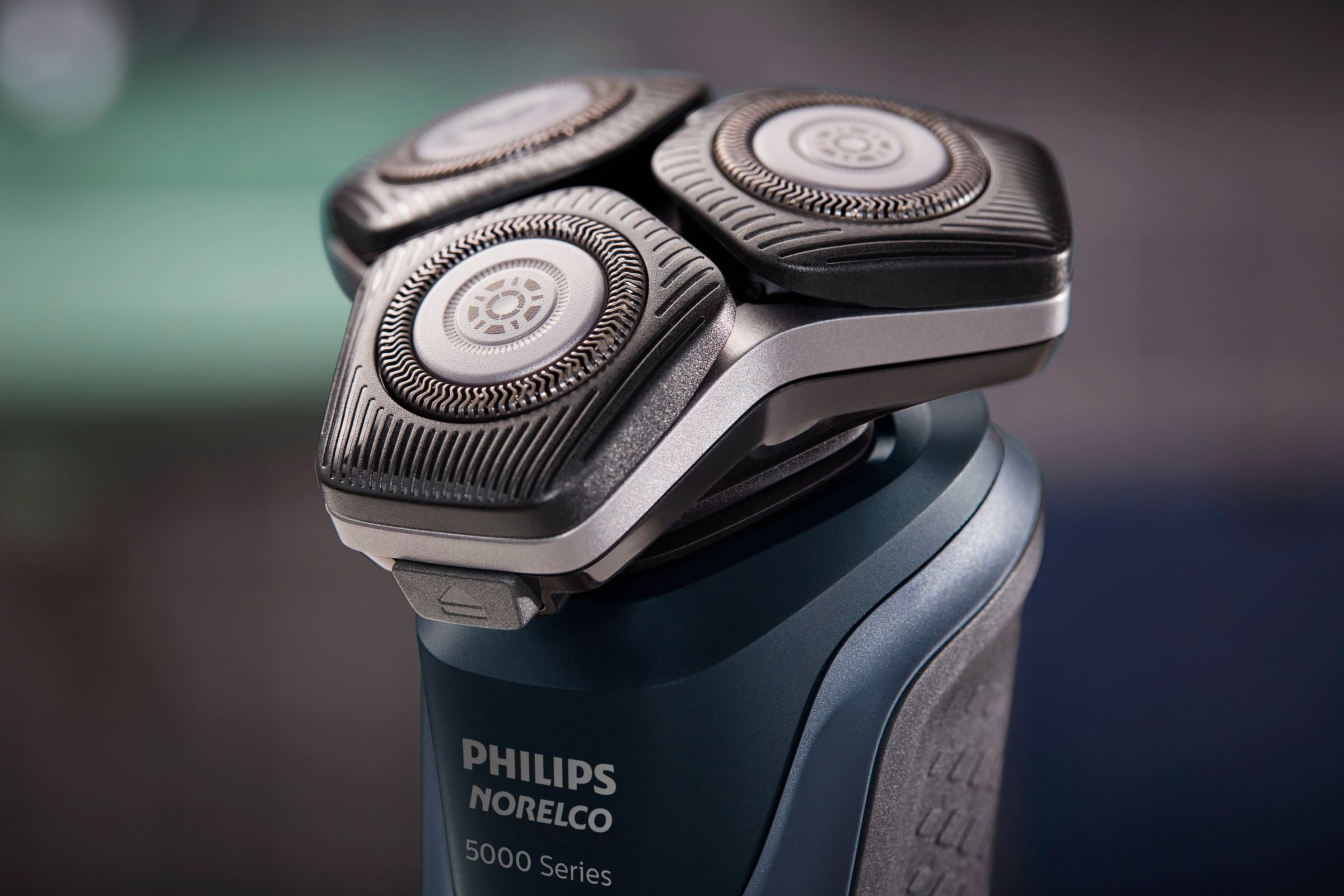 Customer Reviews: Philips Norelco Shaver 5400, Rechargeable Wet & Dry ...